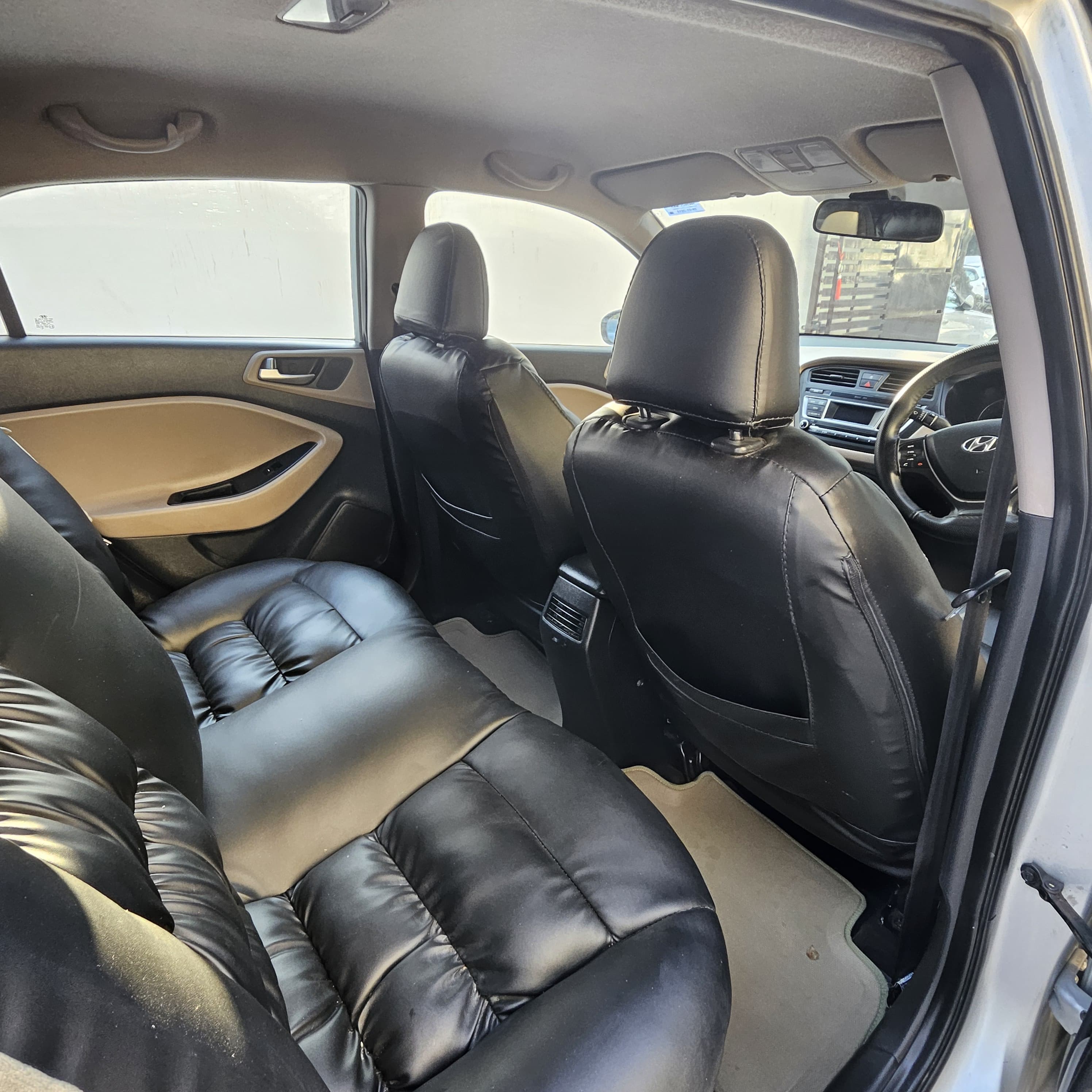 Buy Used Hyundai i20 Magna Optional 1.2 of 2014 model @ 3,25,000 INR in ...