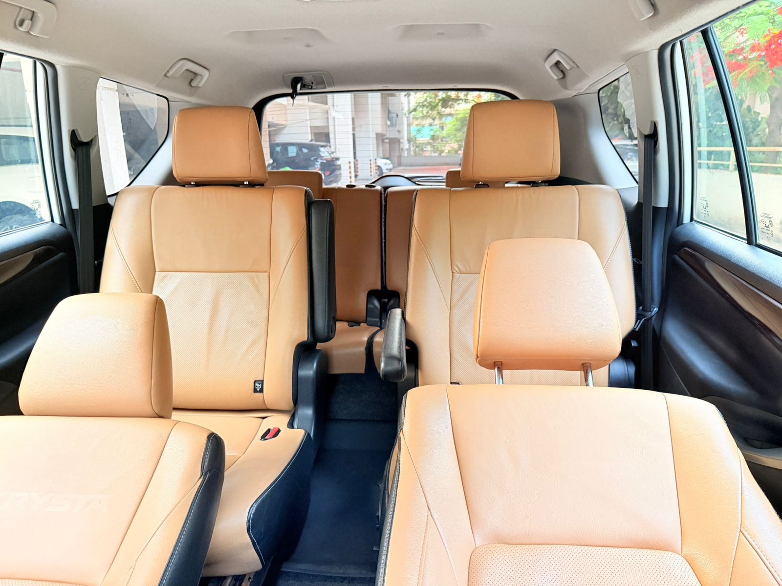 Buy Used Toyota Innova Crysta 2.4 ZX 7 STR AT of 2022 model @ 27,45,000 ...