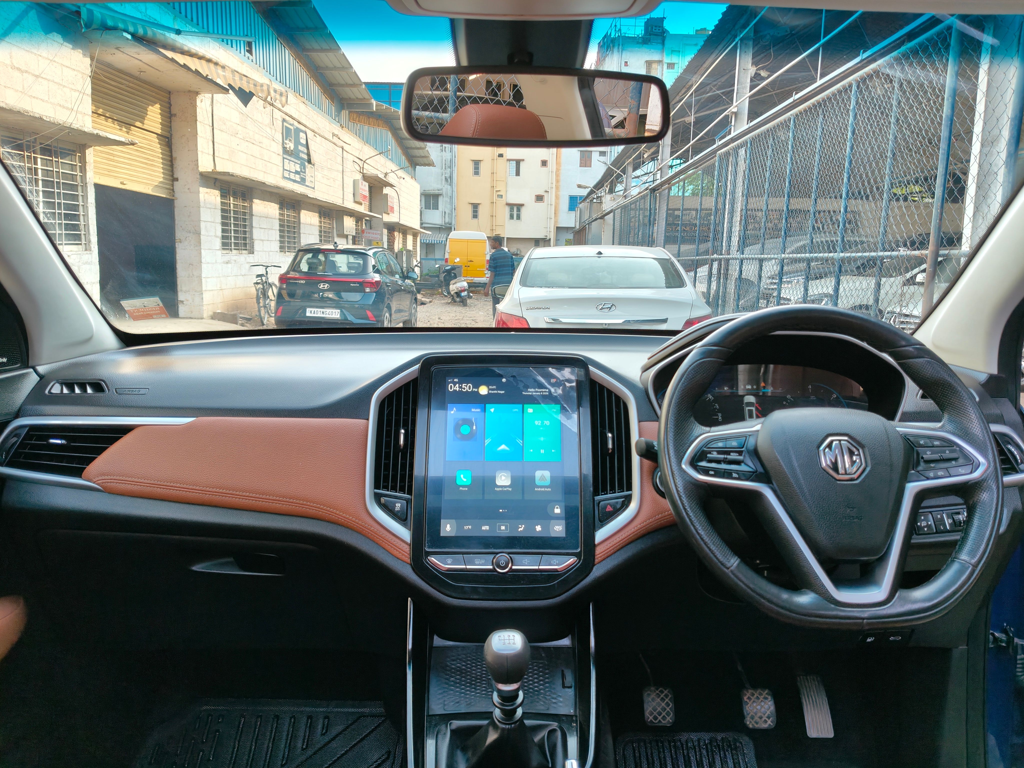 Buy Used MG Hector Plus Sharp Hybrid MT of 2021 model @ 12,91,000 INR ...