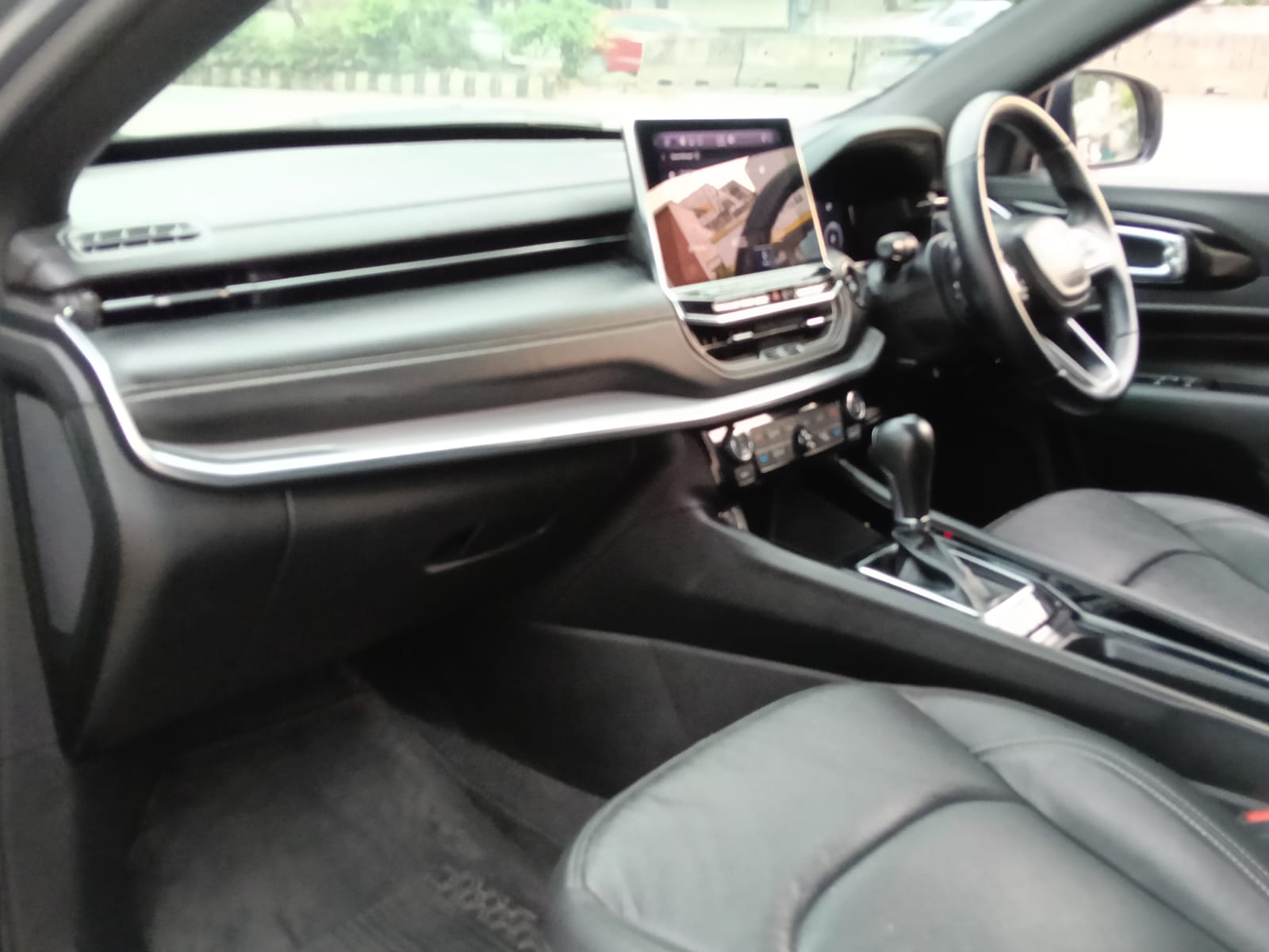 Buy Used Jeep Compass Model S DCT BSVI of 2023 model @ 19,65,000 INR in ...