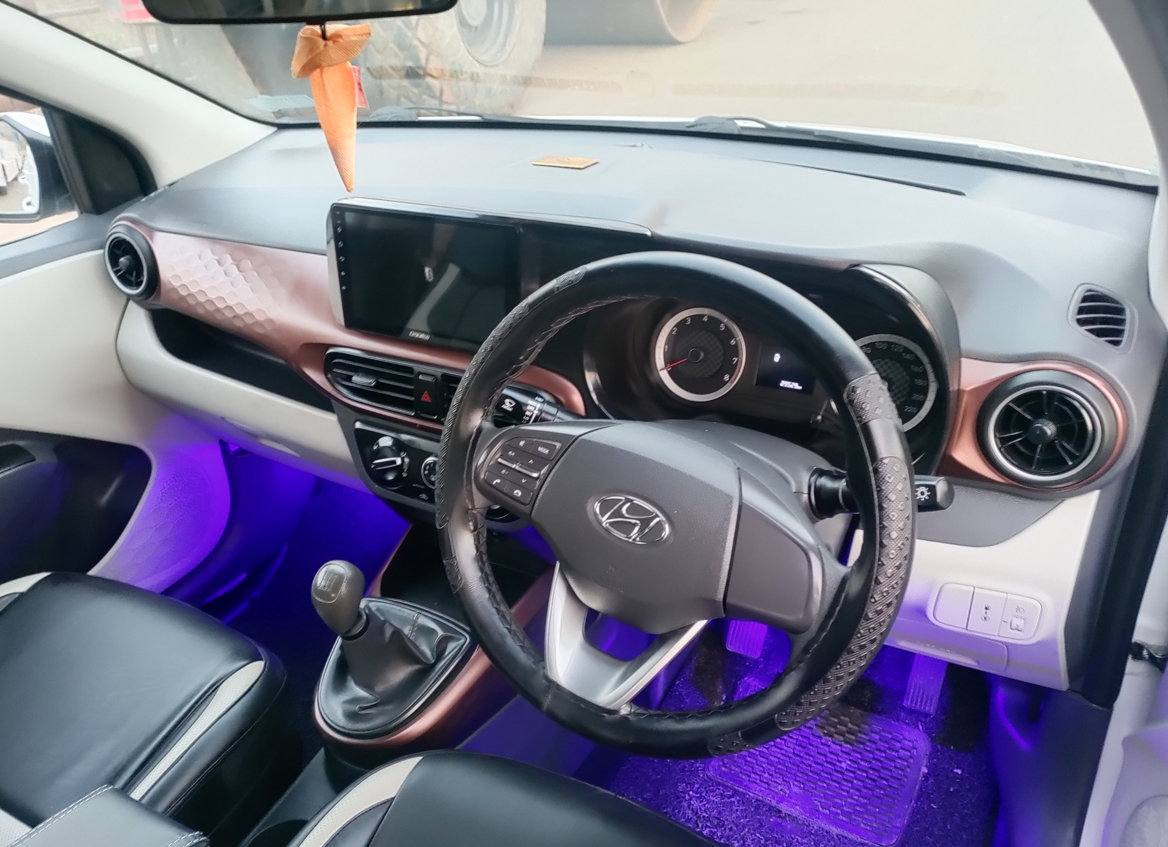 Buy Used Hyundai Aura S CNG of 2022 model @ 6,50,000 INR in Thane ...