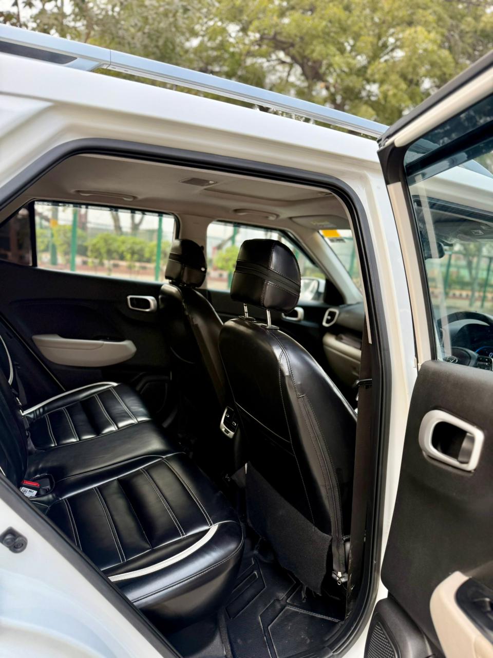 Buy Used Hyundai Venue SX Opt Diesel of 2024 model @ 11,00,000 INR in ...