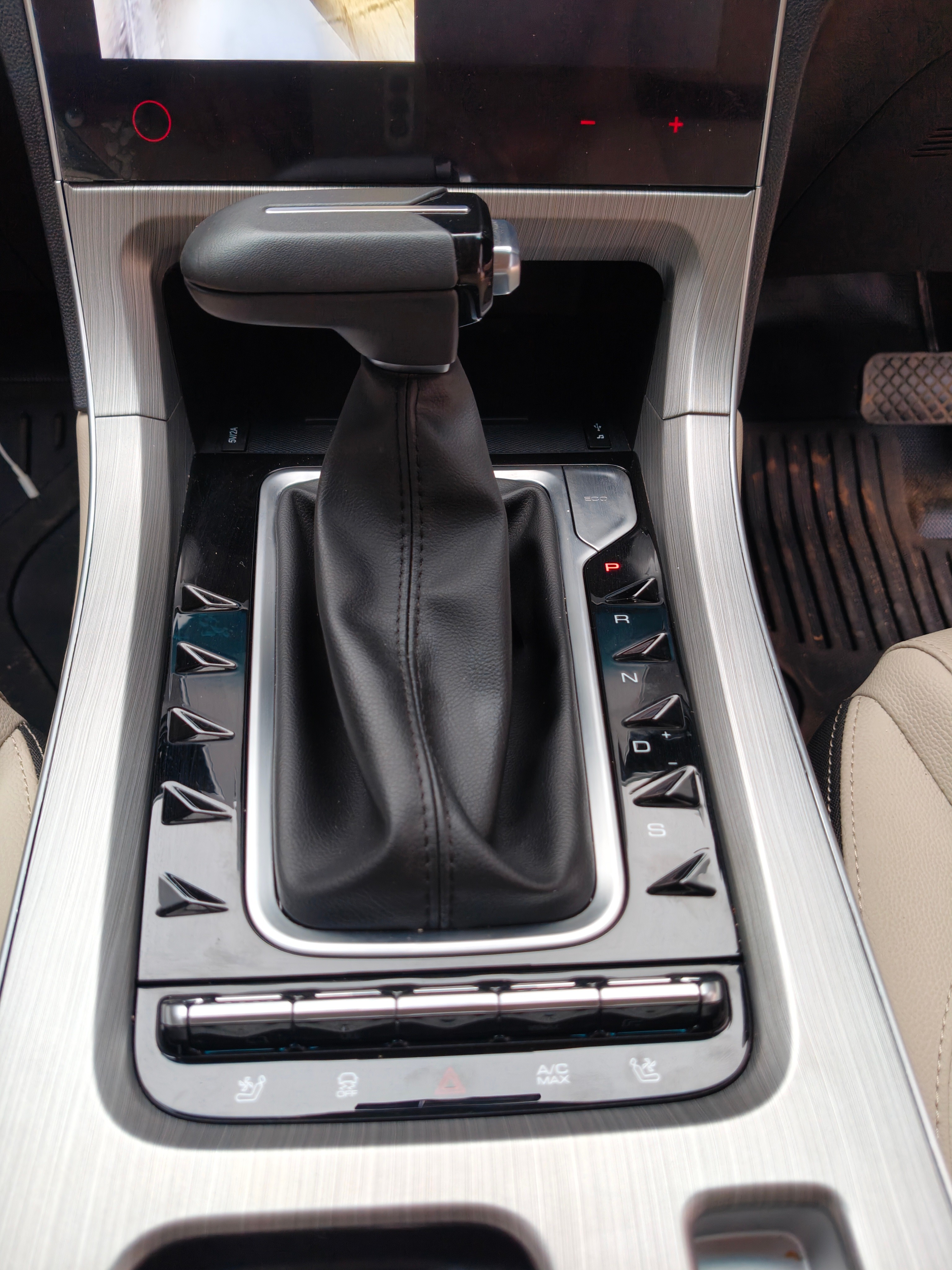 Buy Used MG Hector Savvy Pro CVT 2023-2025 of 2024 model @ 18,99,000 ...