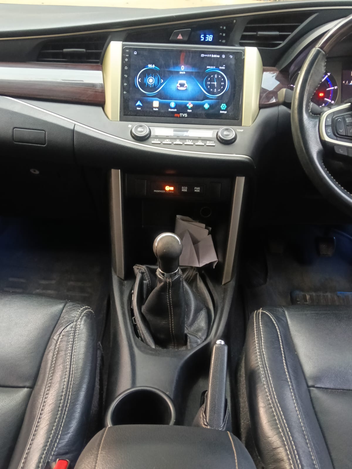 Buy Used Toyota Innova 2.5 VX Diesel 8 Seater BS IV of 2016 model @ 17 ...