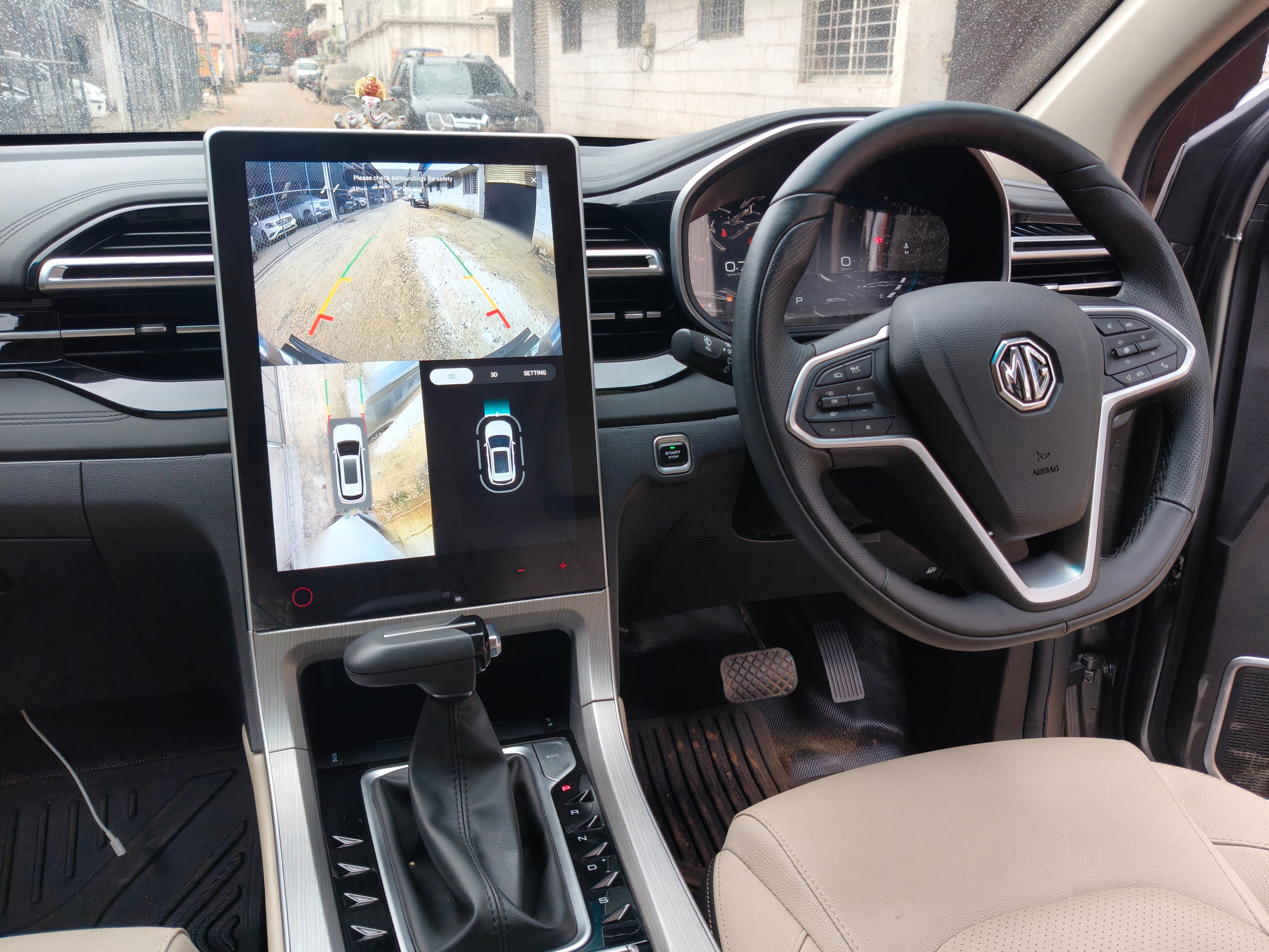 Buy Used MG Hector Savvy Pro CVT 2023-2025 of 2024 model @ 18,99,000 ...