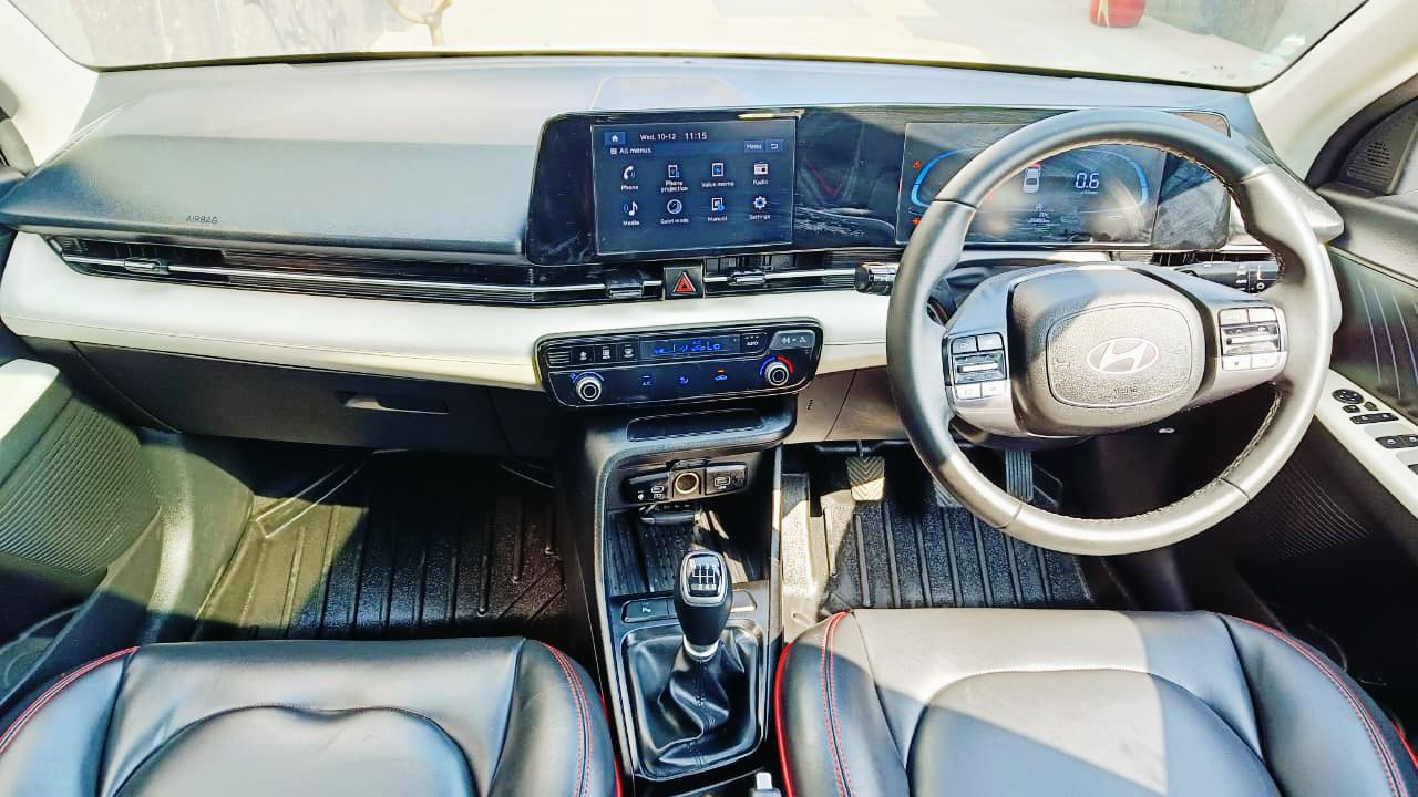 Buy Used Hyundai Verna SX of 2023 model @ 10,43,000 INR in Delhi ...