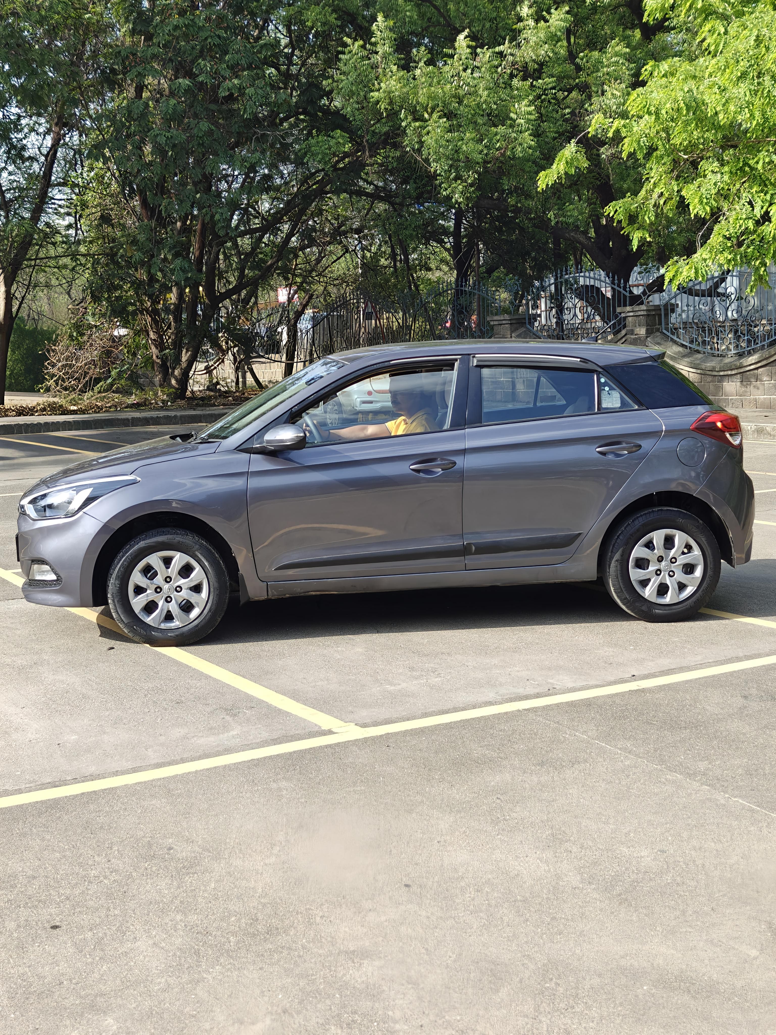 Buy Used Hyundai i20 Sportz 1.2 of 2016 model @ 4,50,000 INR in Pune ...