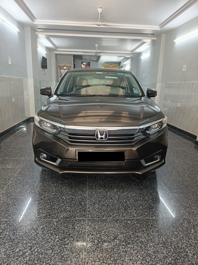 Used 2024 Honda Amaze 2nd Gen 1199 cc Petrol Automatic Car in New Delhi ...