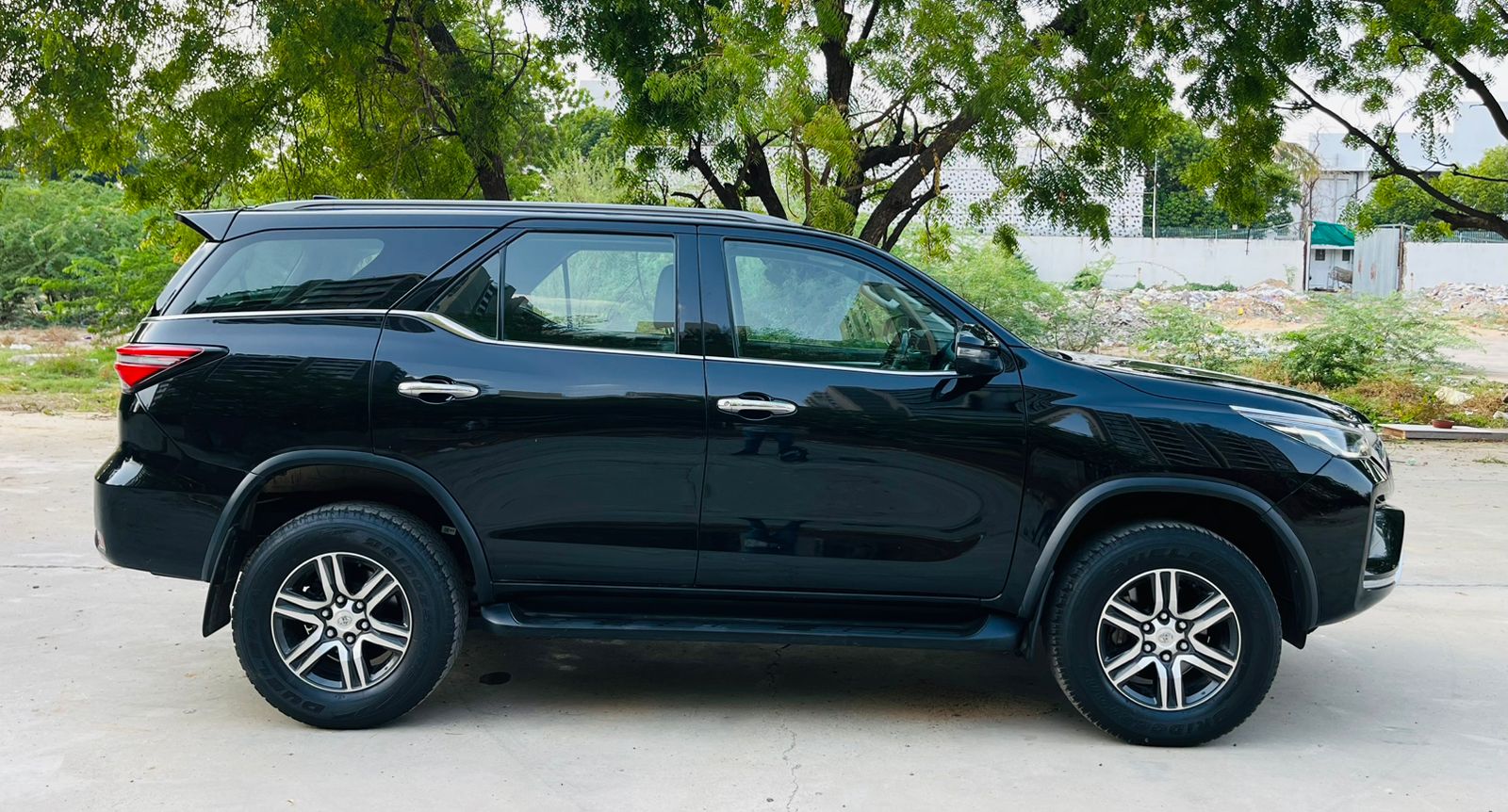 Buy Used Toyota Fortuner 4X2 Diesel AT of 2023 model @ 36,49,999 INR in ...