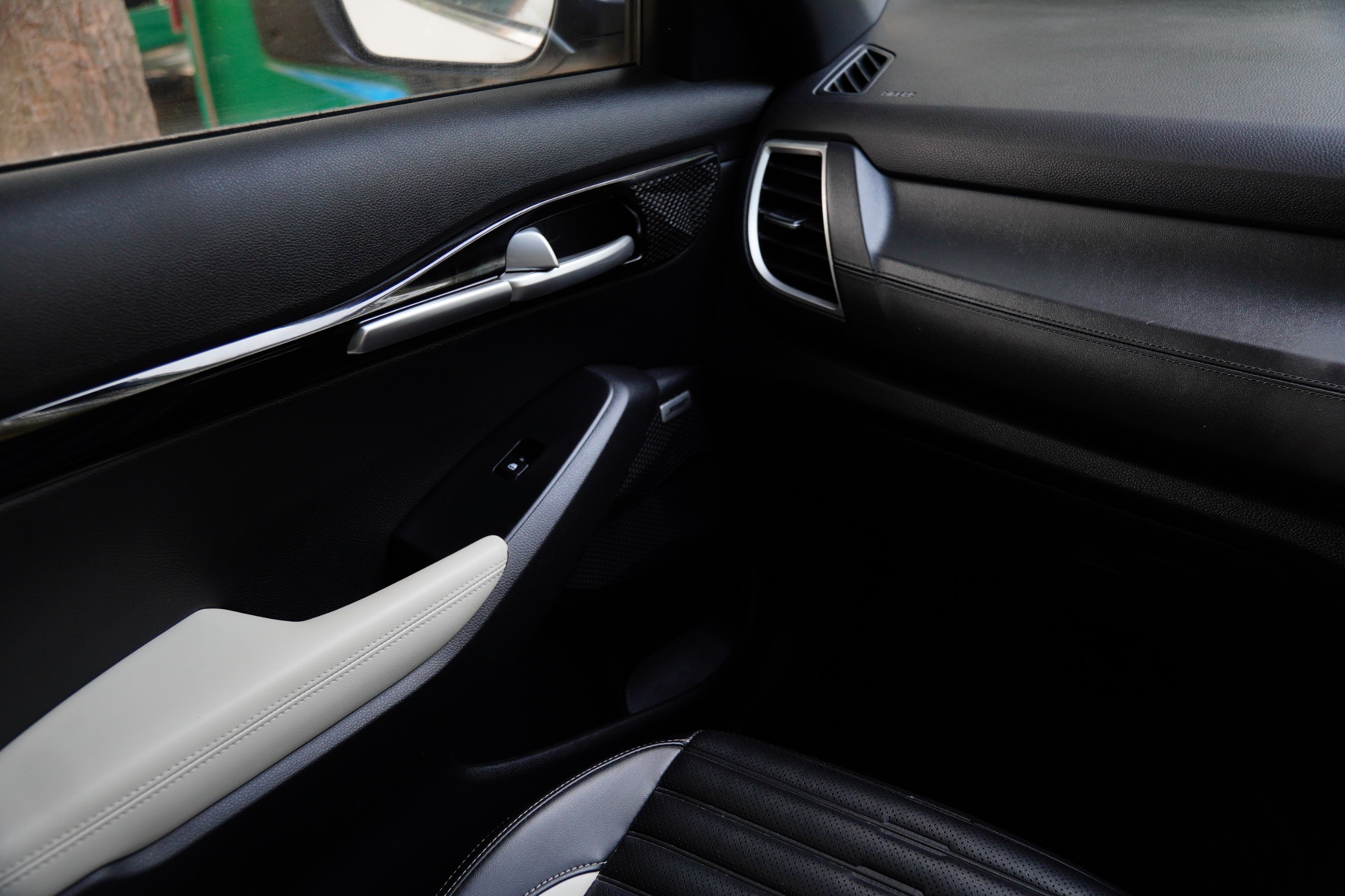 Buy Used Kia Seltos GTX Plus Diesel AT of 2024 model @ 17,99,999 INR in Kolkata - 4969449 ...