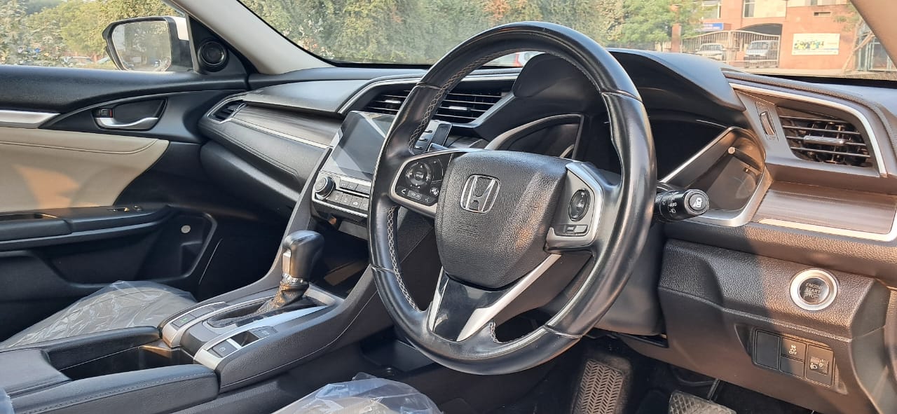 Buy Used Honda Civic ZX BSIV of 2019 model @ 13,90,000 INR in Delhi - 4934633 - ZigWheels.com