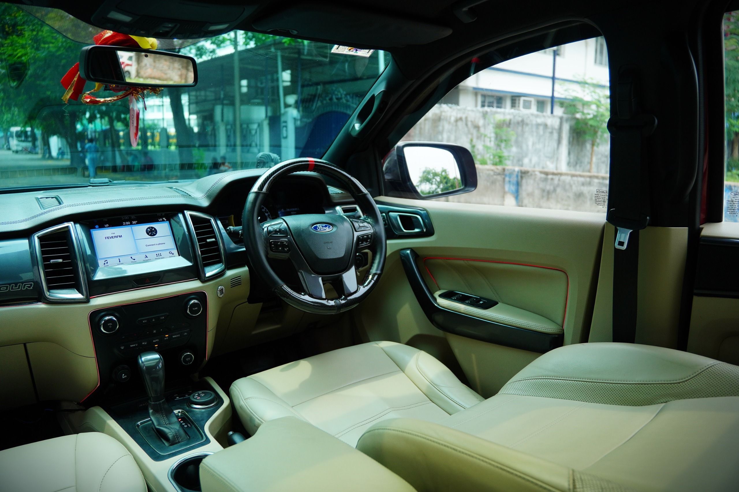 Buy Used Ford Endeavour 3.2 Titanium AT 4X4 of 2016 model @ 14,99,999 ...