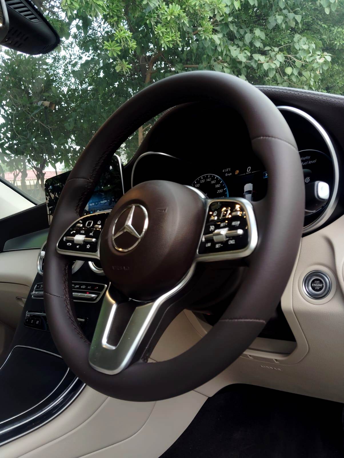 Buy Used Mercedes-Benz GLC 220d 4MATIC of 2022 model @ 39,25,000 INR in ...