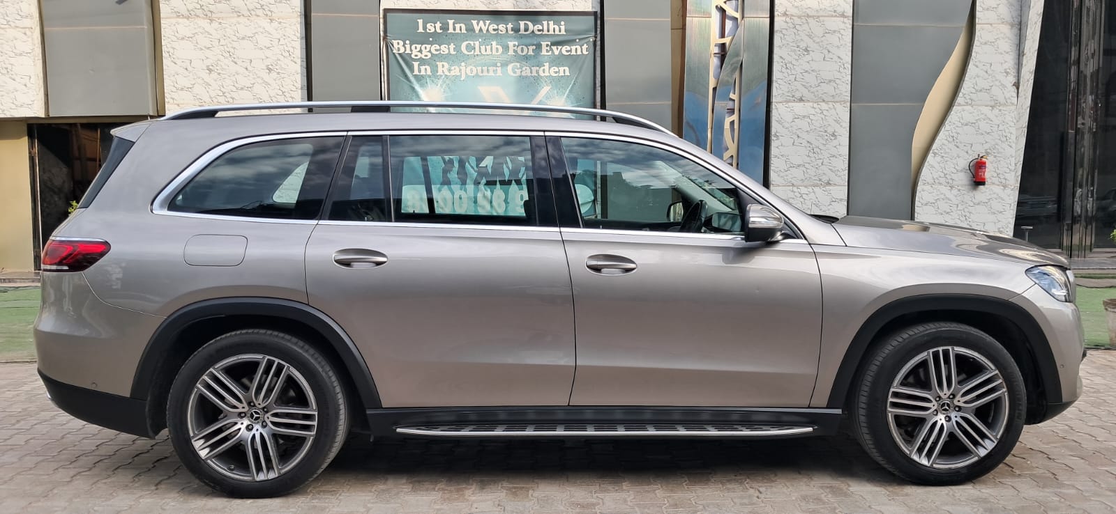 Buy Used Mercedes-Benz GLS 400d 4MATIC BSVI of 2021 model @ 72,95,000 ...