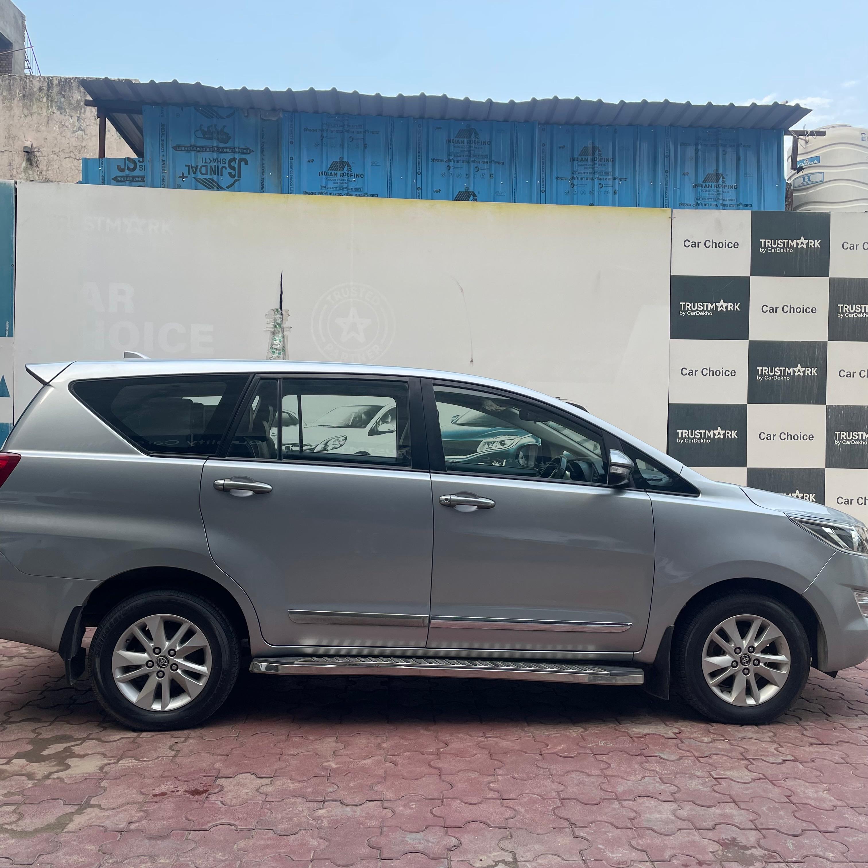 Buy Used Toyota Innova 2.5 G Diesel 7 Seater BS IV of 2016 model @ 14 ...