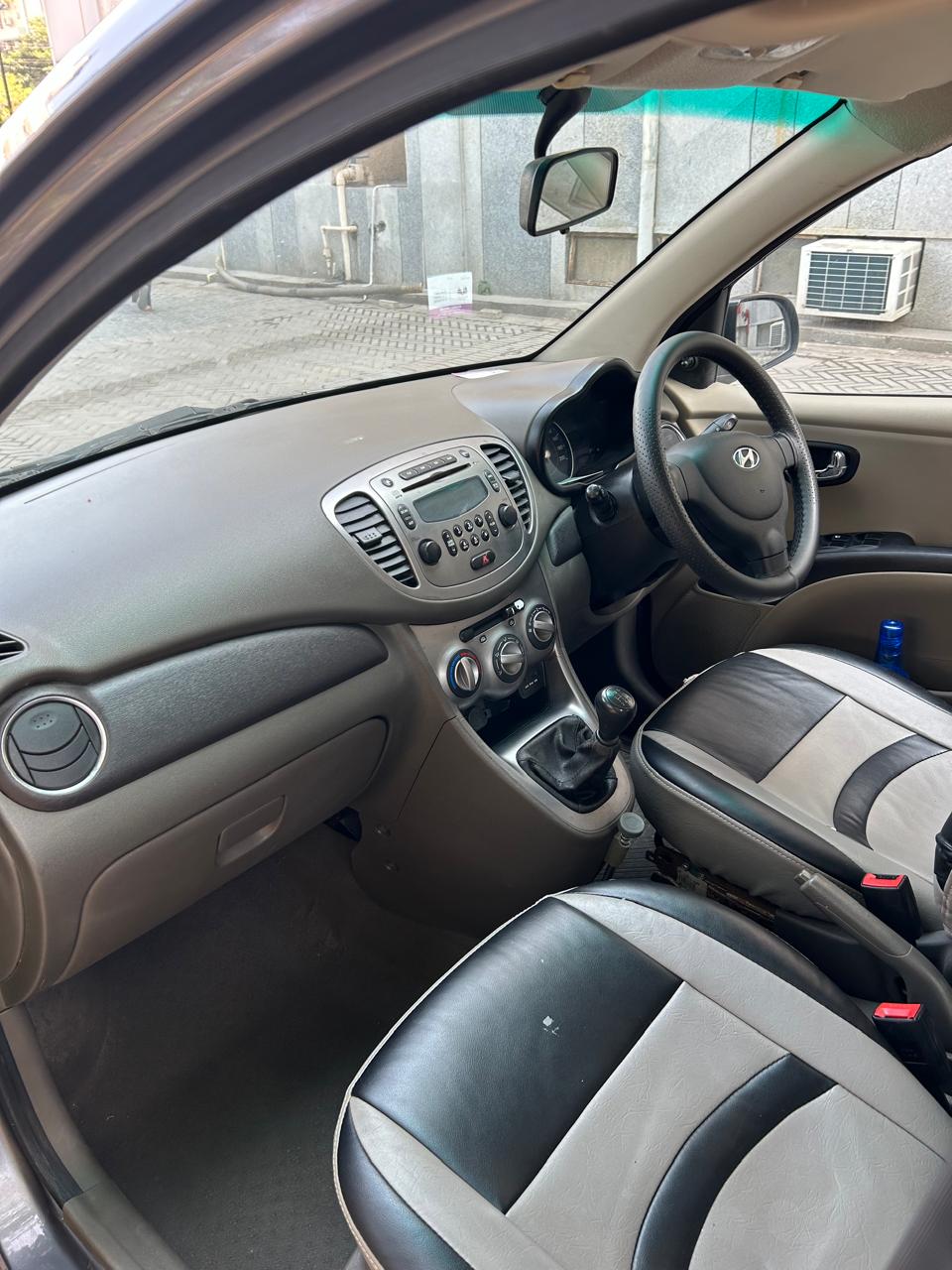 Buy Used Hyundai i10 Sportz 1.1L of 2015 model @ 2,55,000 INR in Delhi ...