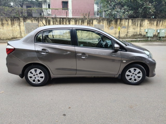 Used 2017 Honda Amaze 1198 cc Petrol Manual Car in New Delhi at ₹3.70 ...