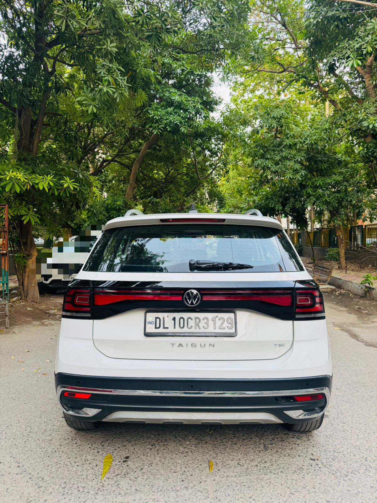 Buy Used Volkswagen Taigun 1.0 TSI Topline AT BSVI of 2022 model @ 11,99,000 INR in Delhi ...