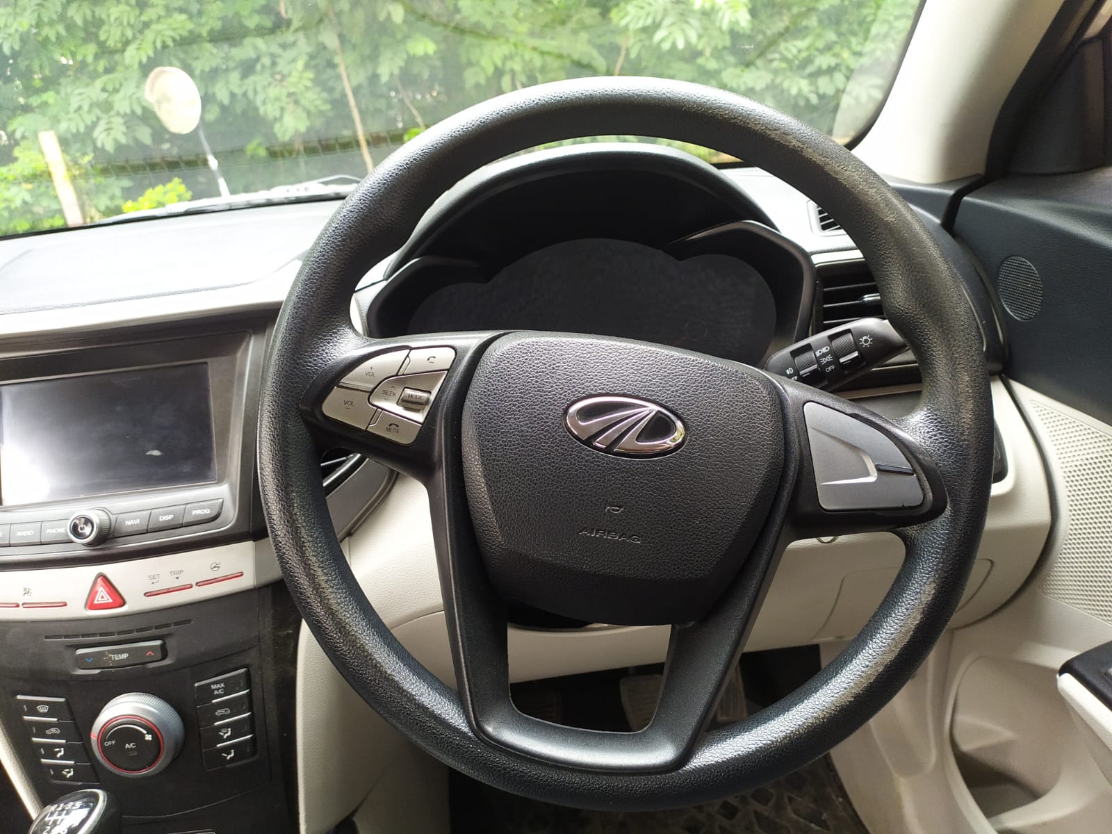 Buy Used Mahindra XUV300 W6 Diesel BSIV of 2019 model @ 7,99,000 INR in ...