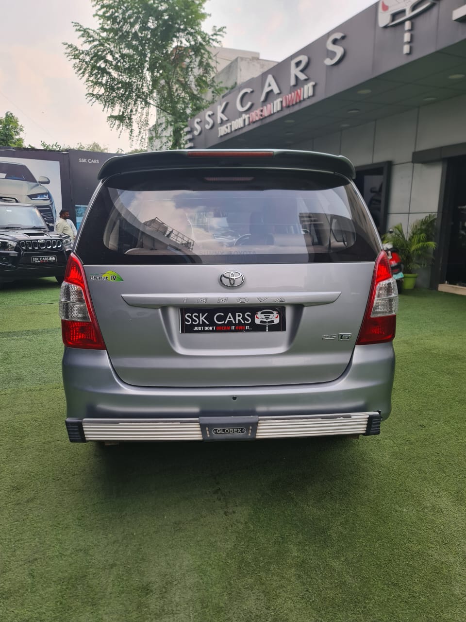 Buy Used Toyota Innova 2.5 G Diesel 7 Seater BS IV of 2015 model @ 6 ...
