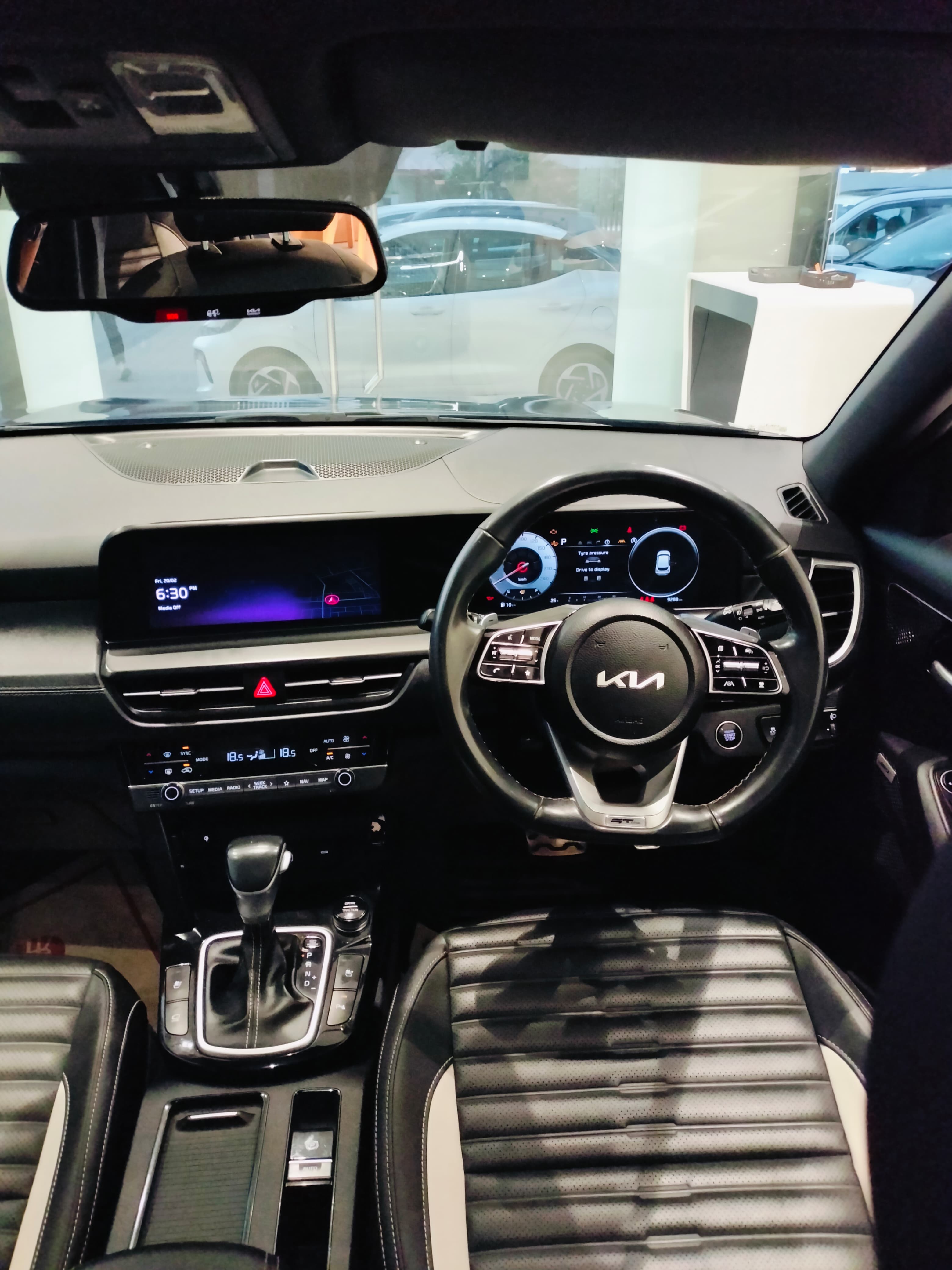 Buy Used Kia Seltos GTX Plus Turbo DCT of 2023 model @ 15,25,000 INR in ...