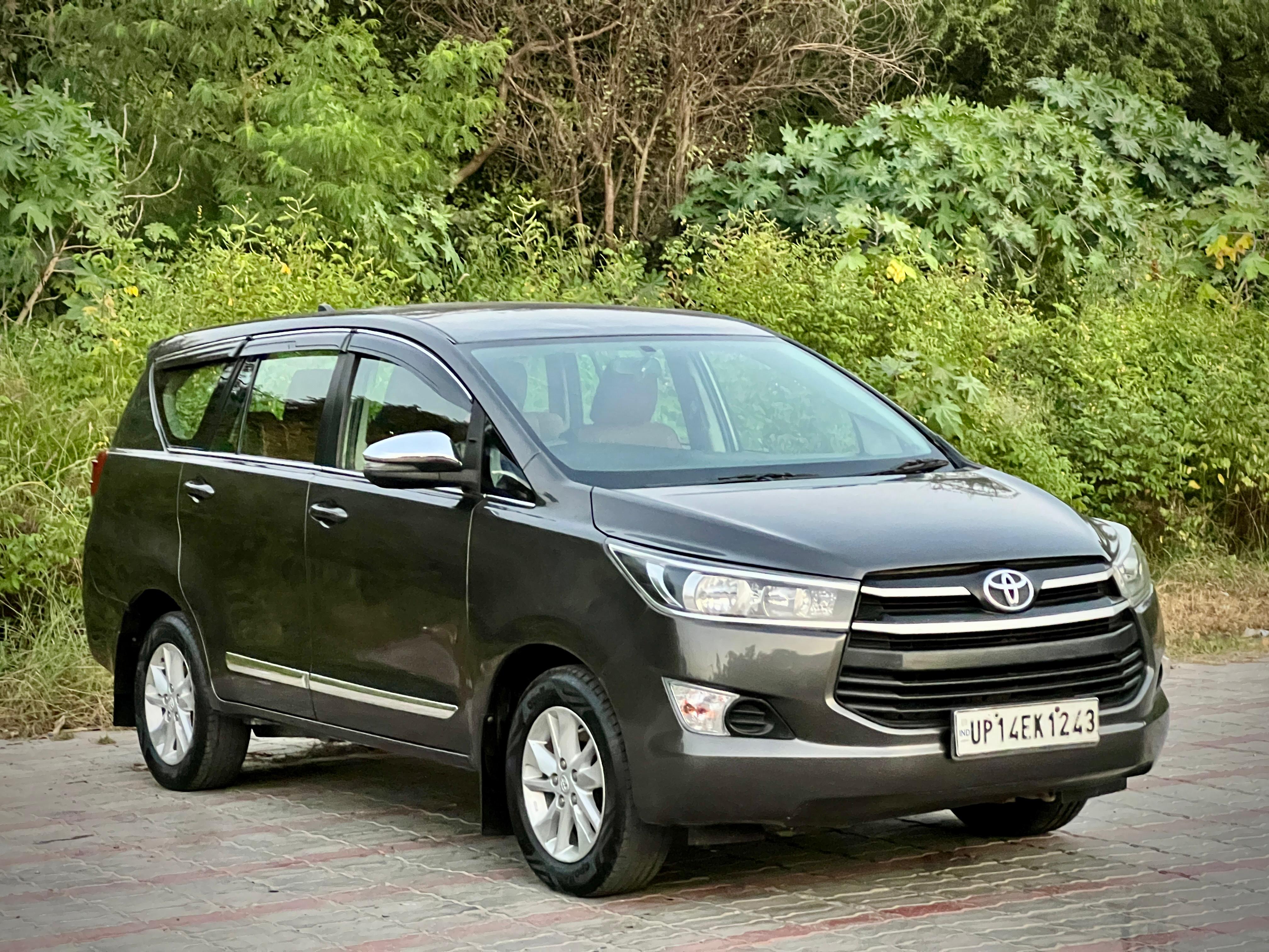 Buy Used Toyota Innova Crysta 2.4 G 7 STR of 2020 model @ 14,90,000 INR ...
