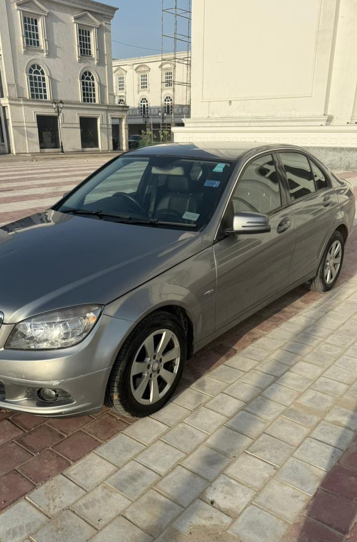 Buy Used Mercedes-Benz C-Class 200 K AT of 2011 model @ 3,70,000 INR in ...