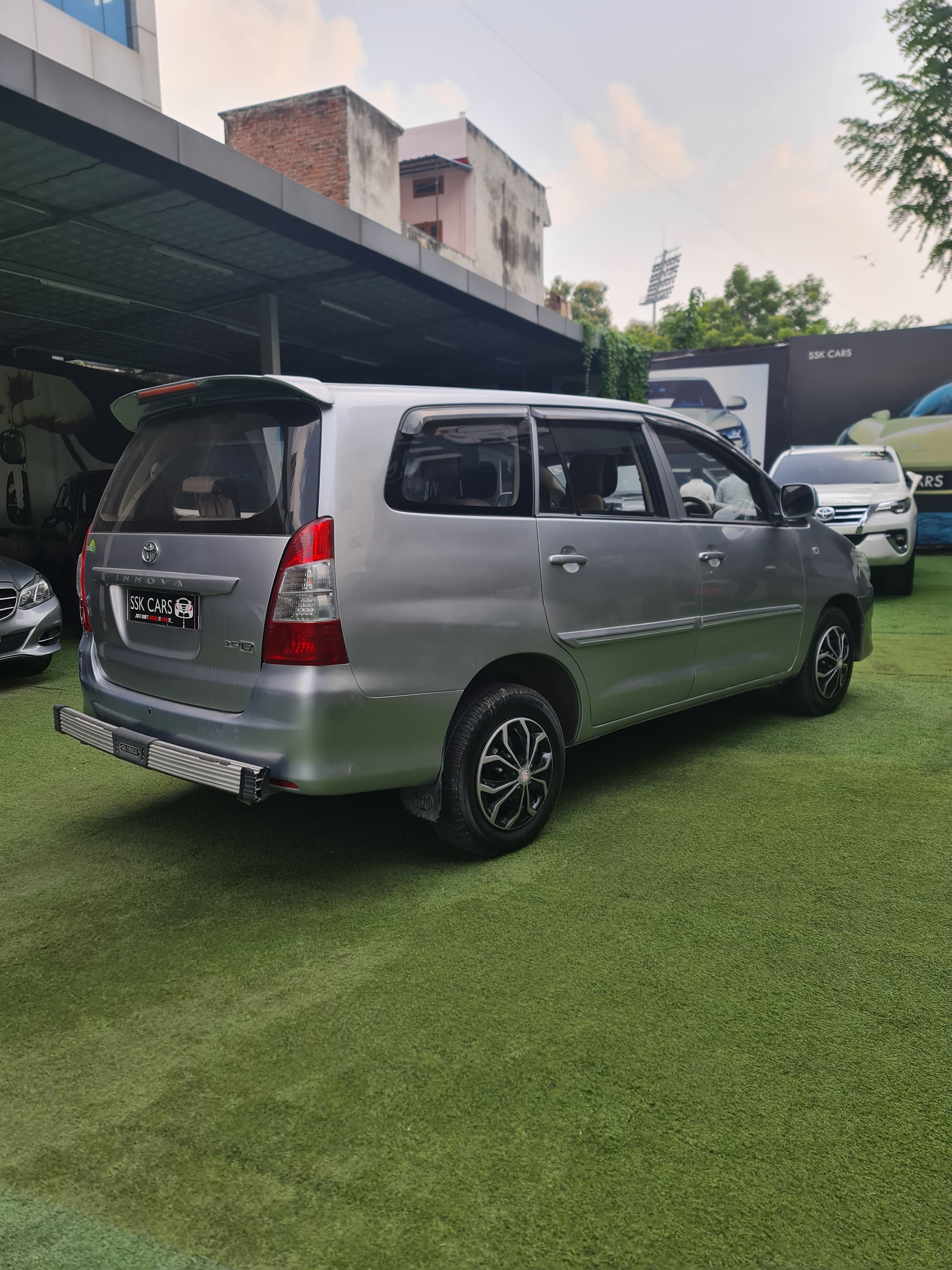 Buy Used Toyota Innova 2.5 G Diesel 7 Seater BS IV of 2015 model @ 6 ...