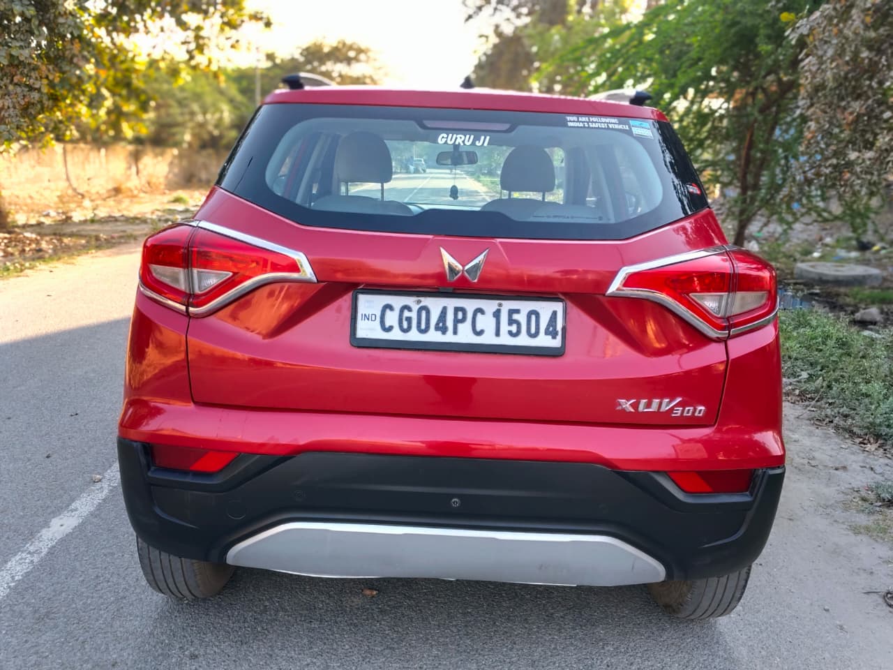 Buy Used Mahindra XUV300 W6 of 2023 model @ 6,25,000 INR in Delhi ...