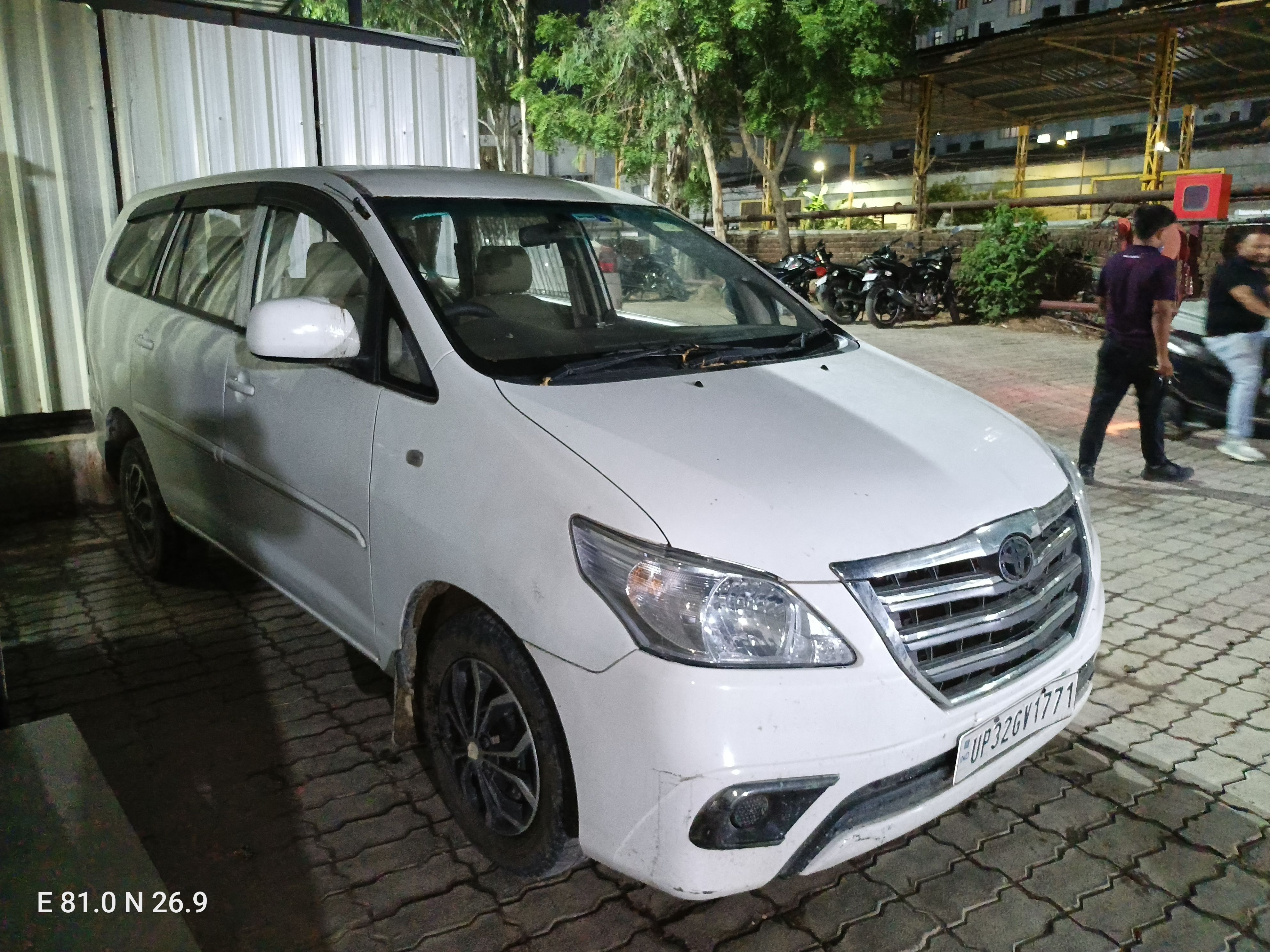 Buy Used Toyota Innova 2.5 G Diesel 7 Seater BS IV of 2015 model ...