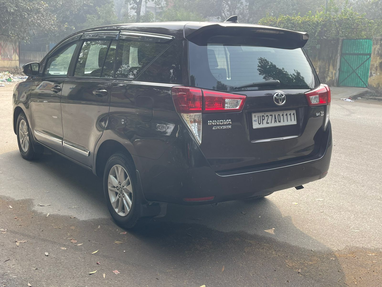 Buy Used Toyota Innova Crysta 2.4 G Plus MT BSIV of 2019 model @ 12 ...