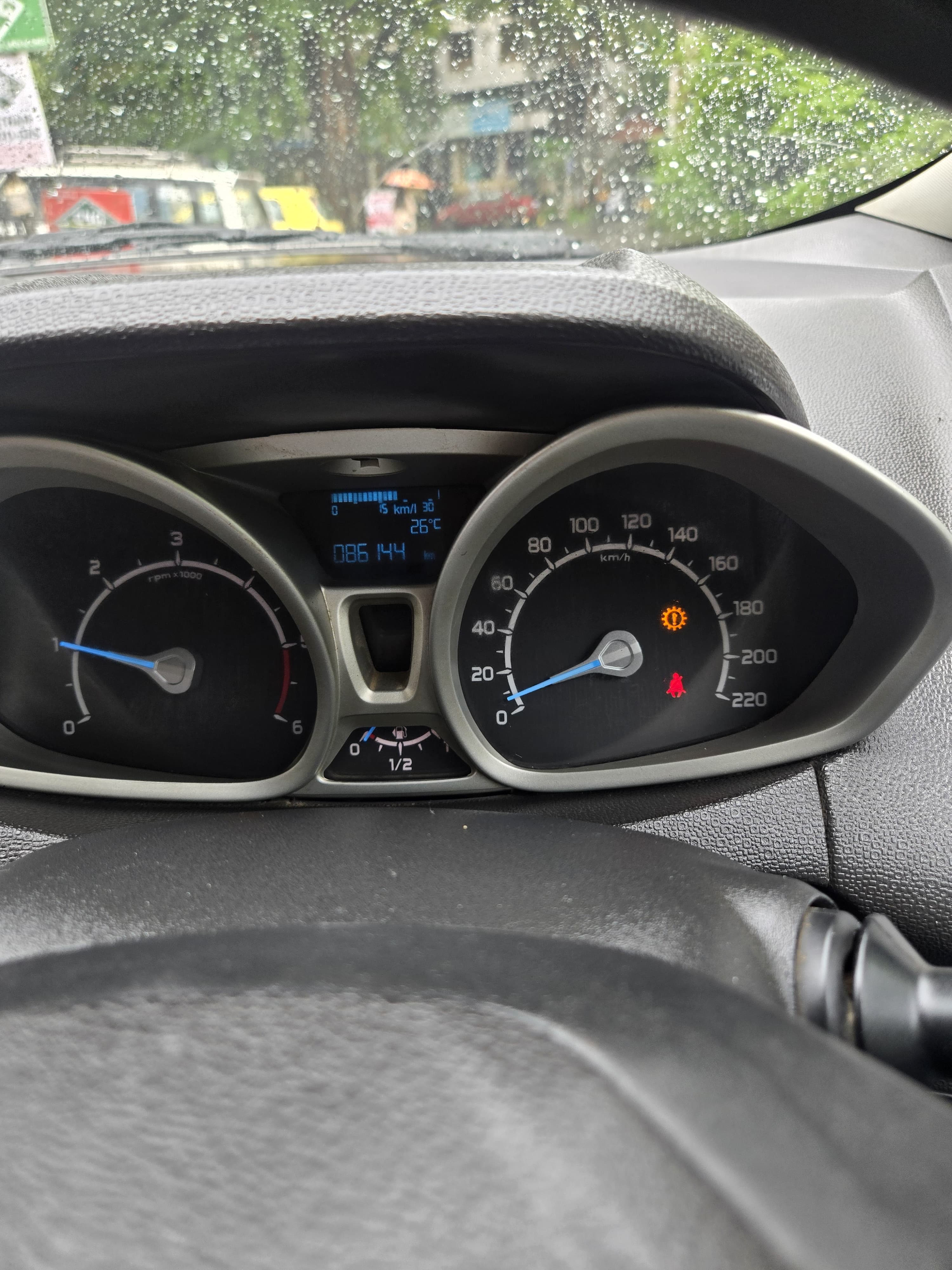 Buy Used Ford Ecosport 1.5 DV5 MT Titanium of 2014 model @ 4,80,000 INR ...