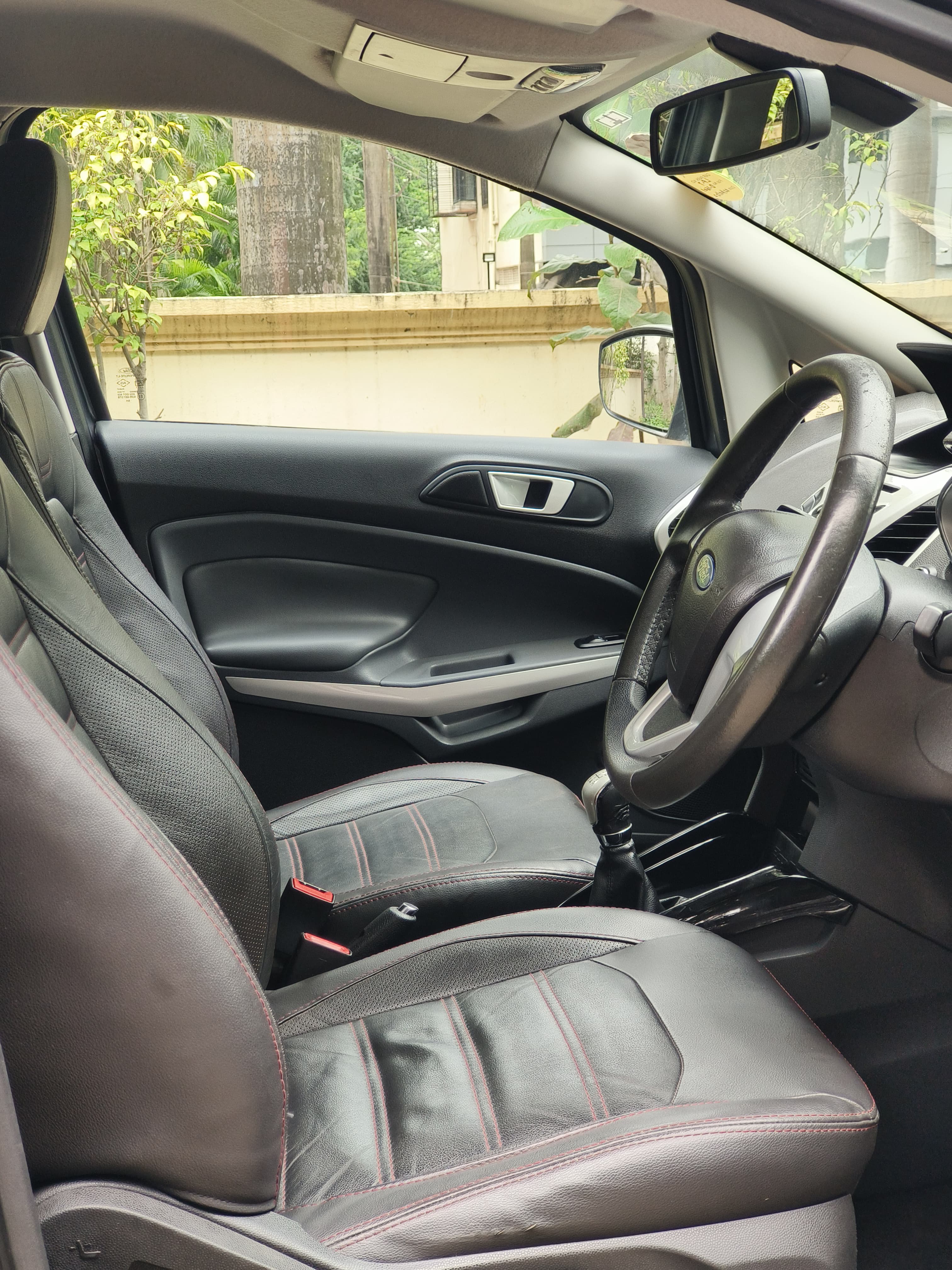 Buy Used Ford Ecosport 1.5 Diesel Titanium BSIV of 2017 model @ 6 ...