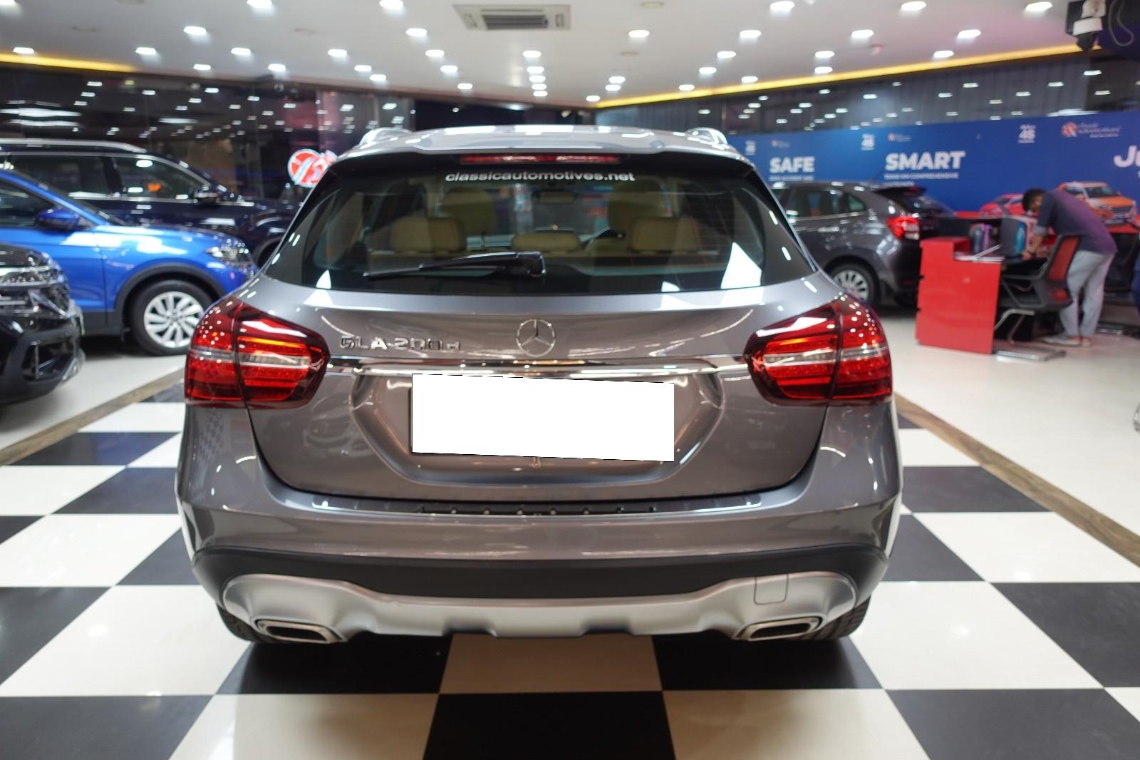 Buy Used Mercedes-Benz GLA 4MATIC of 2019 model @ 22,95,000 INR in ...