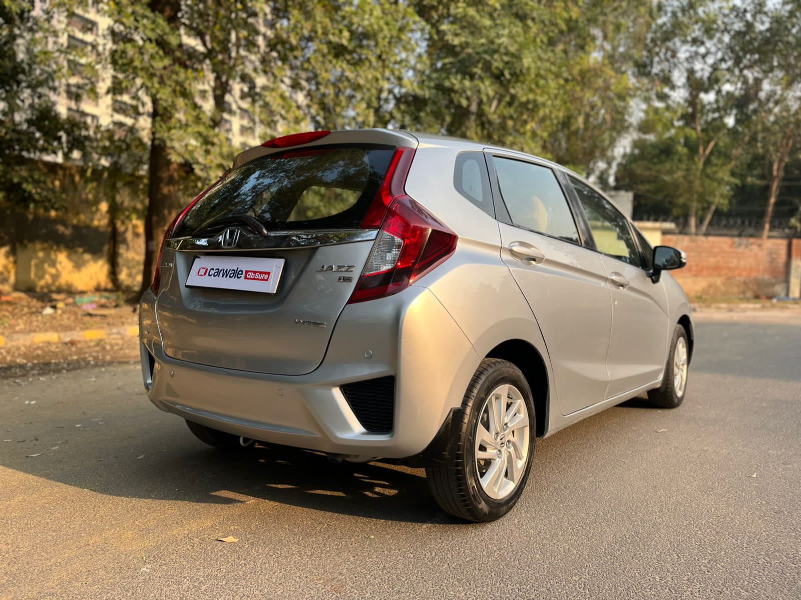 Buy Used Honda Jazz 1.2 V AT i VTEC of 2015 model @ 4,10,000 INR in ...