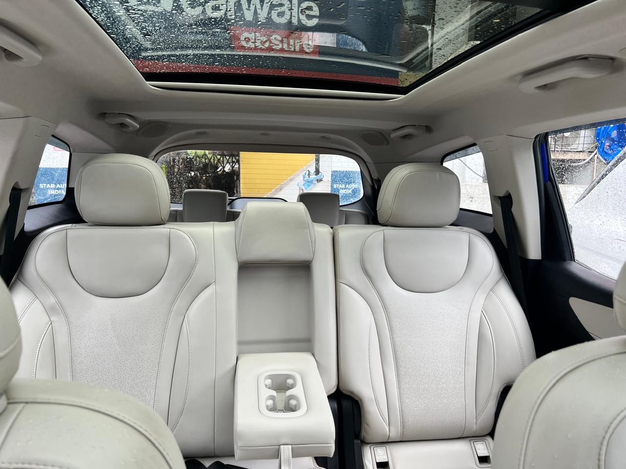 Buy Used Mahindra XUV700 AX7 Diesel AT Luxury Pack AWD BSVI of 2022 model @ 21,75,000 INR in ...