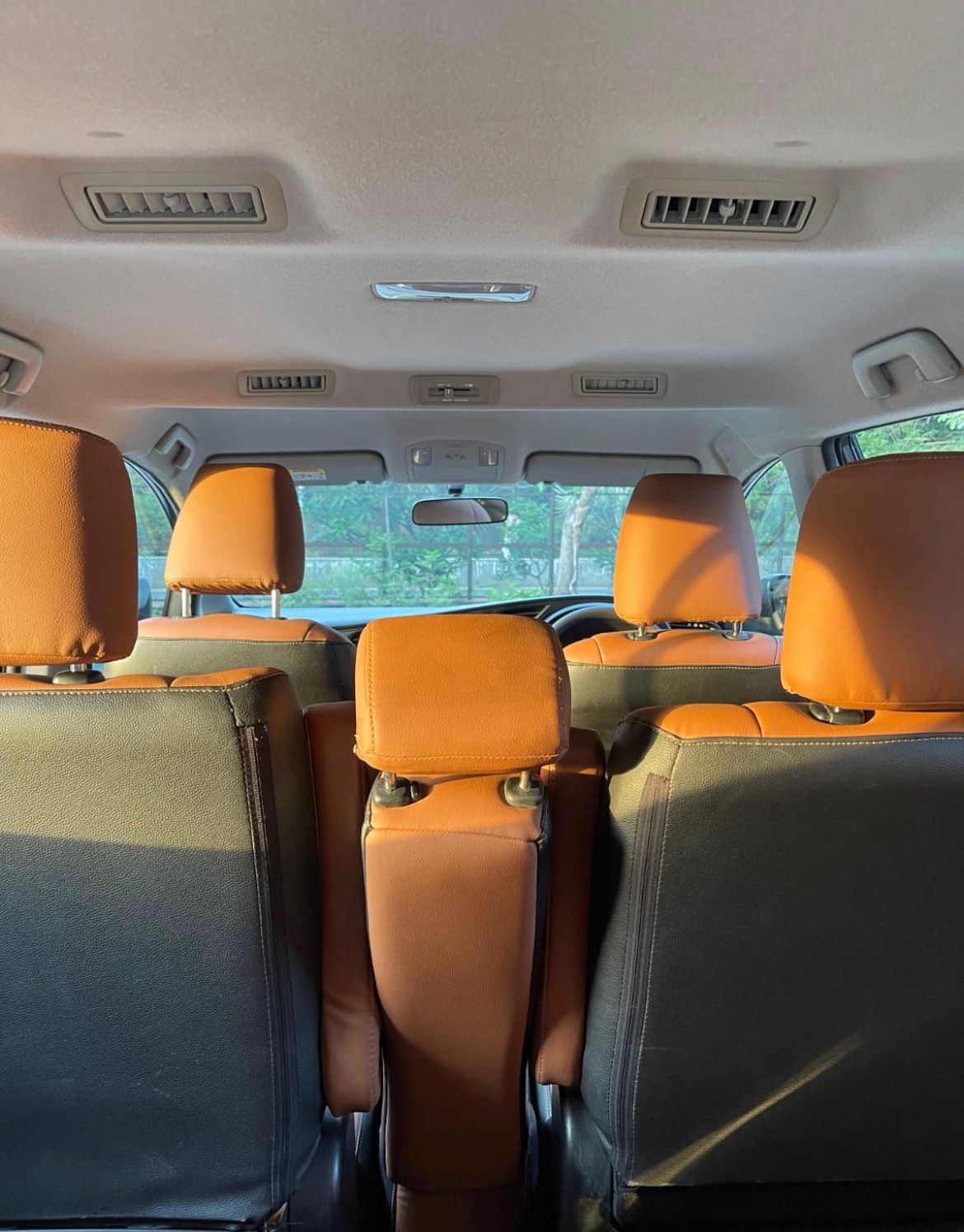 Buy Used Toyota Innova Crysta 2.4 GX 7 STR AT of 2022 model @ 19,50,000 ...