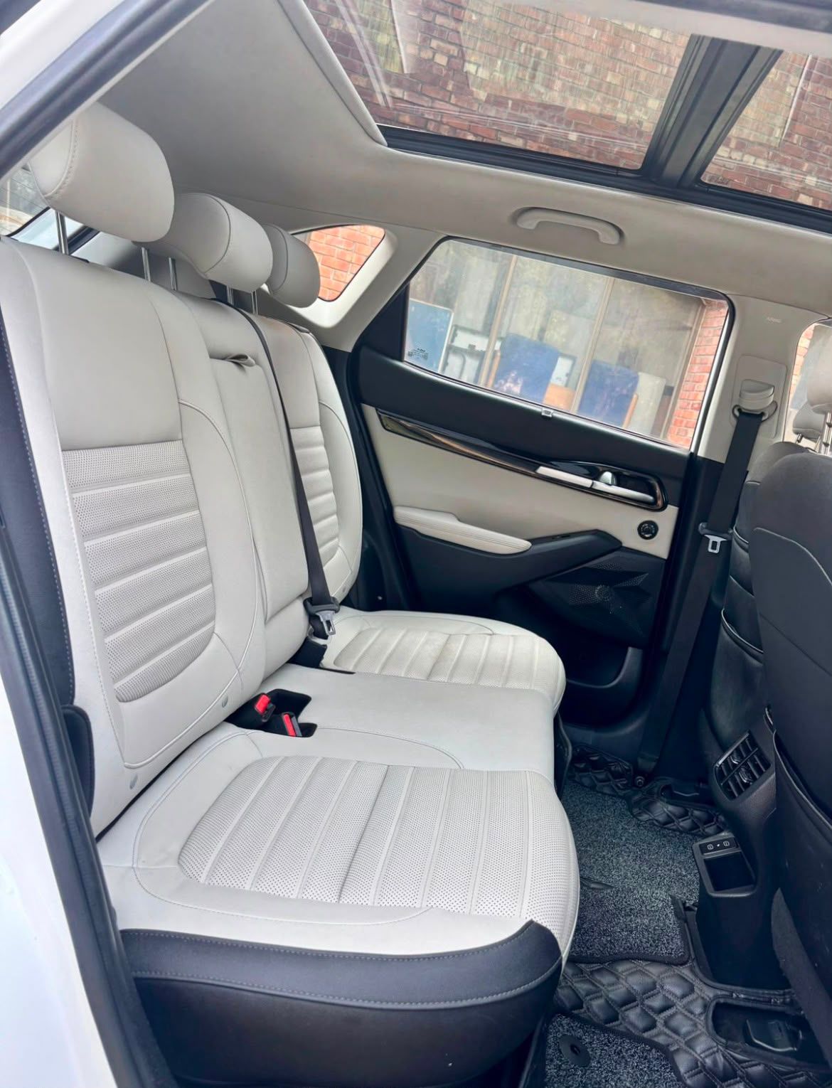 Buy Used Kia Seltos HTX IVT of 2023 model @ 14,50,000 INR in Delhi ...