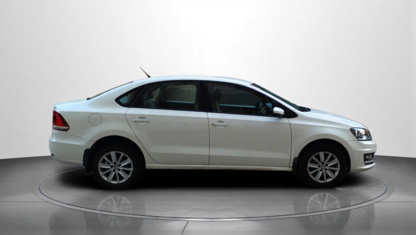 Buy Used Volkswagen Vento 1.5 TDI Highline AT of 2016 model @ 5,50,000 ...