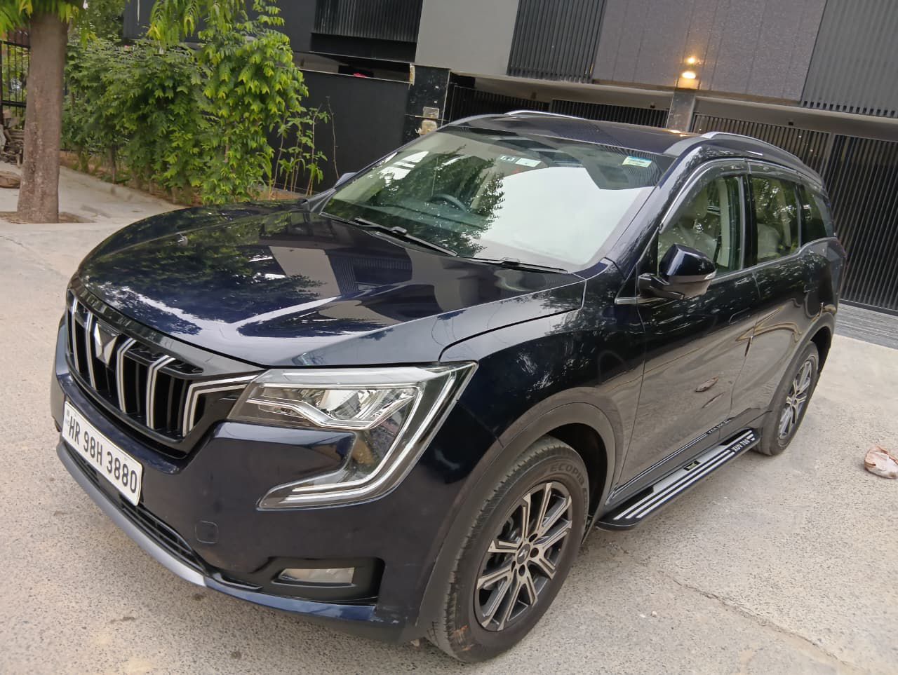 Buy Used Mahindra XUV700 AX7 Diesel AT Luxury Pack AWD BSVI of 2022 ...