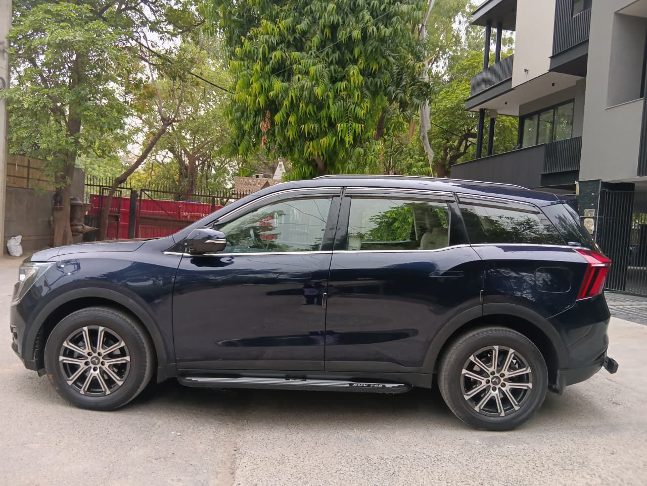 Buy Used Mahindra XUV700 AX7 Diesel AT Luxury Pack AWD BSVI of 2022 ...