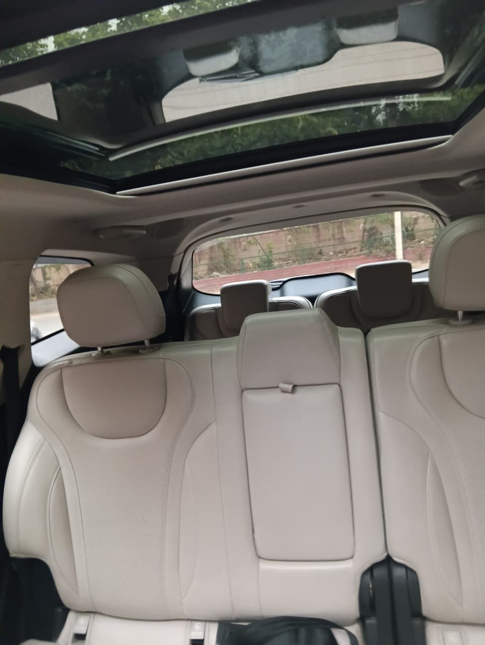 Buy Used Mahindra XUV700 AX7 Diesel AT Luxury Pack AWD BSVI of 2022 ...