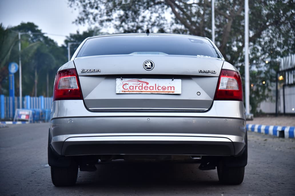 Buy Used Skoda Rapid 1.6 MPI AT Elegance of 2016 model @ 5,10,000 INR in Kolkata - 5056462 ...