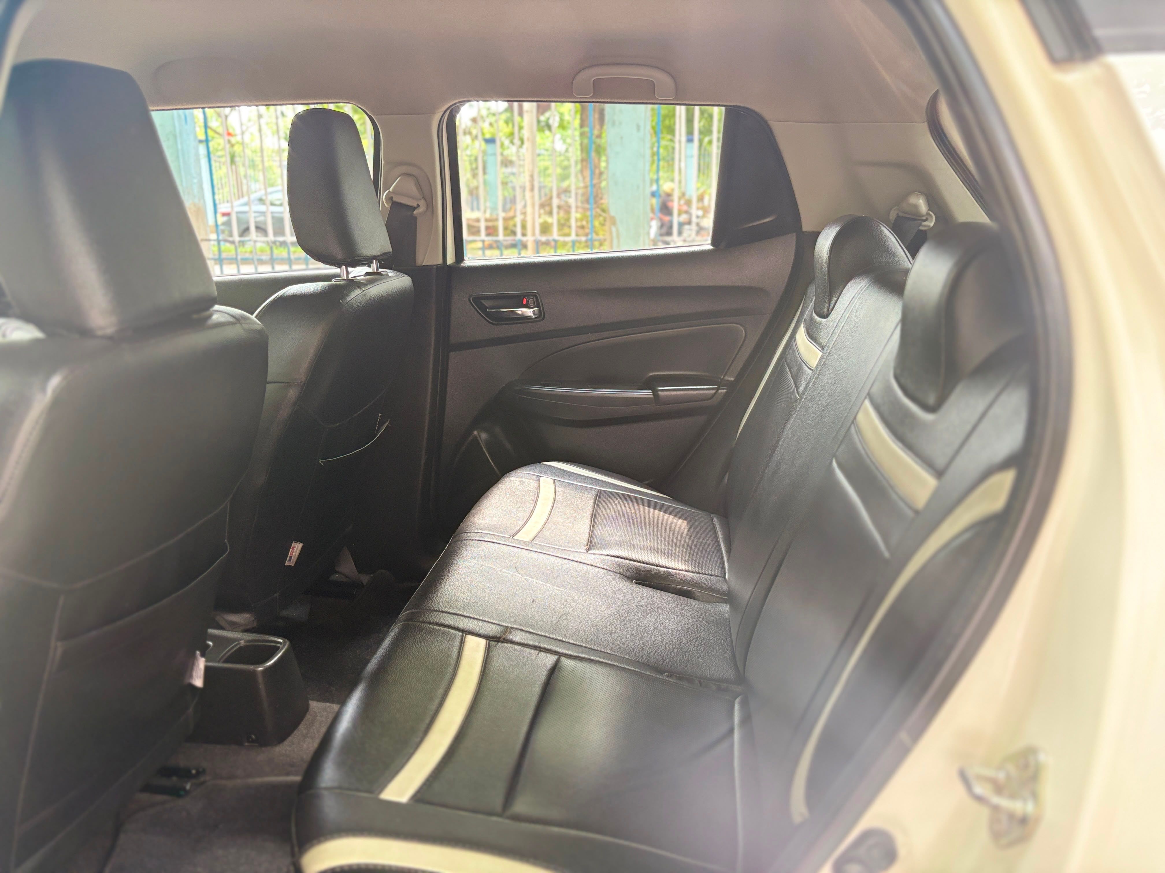 Buy Used Maruti Swift AMT VDI of 2020 model @ 5,25,000 INR in Kolkata ...