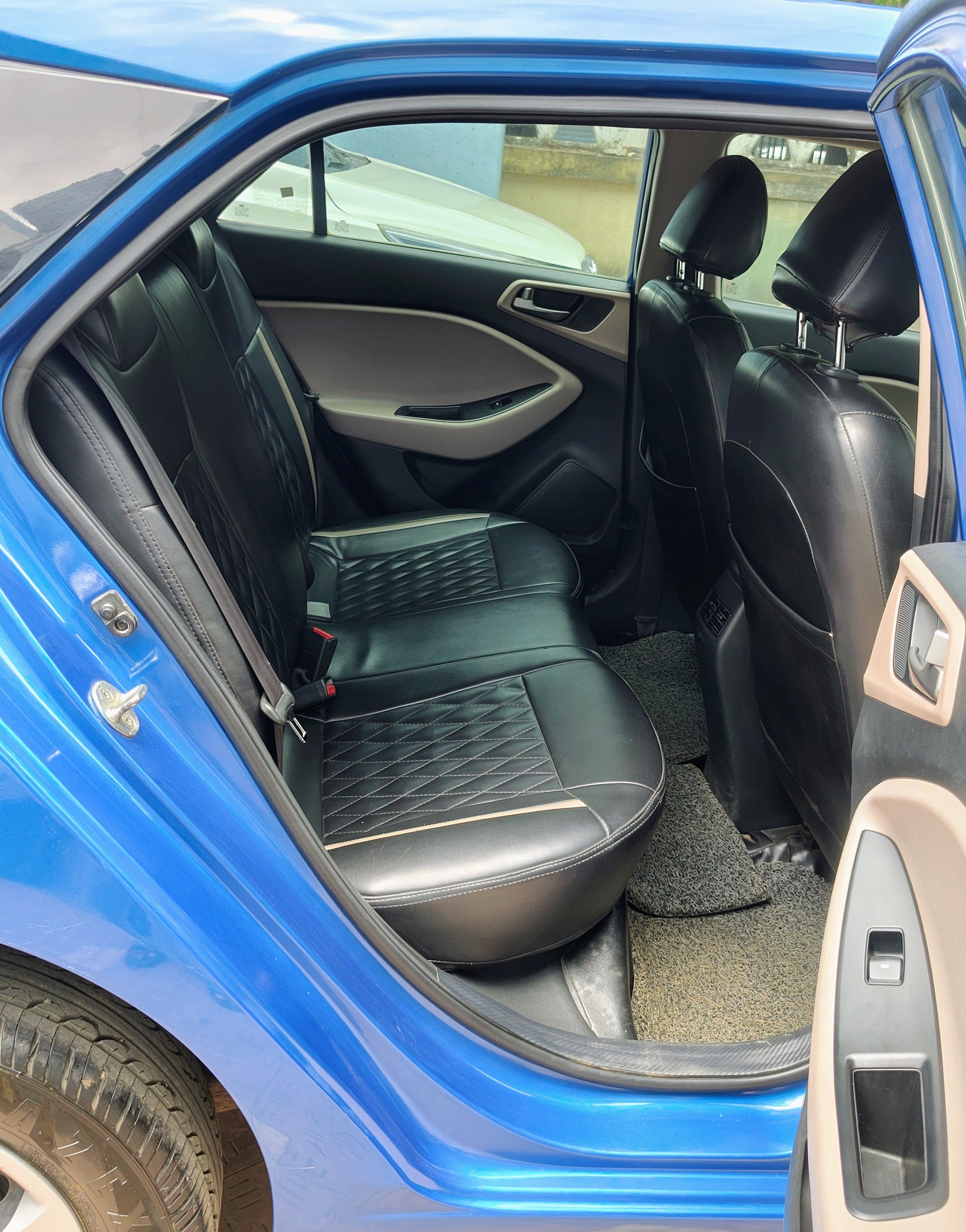 Buy Used Hyundai i20 1.2 Spotz of 2018 model @ 4,25,000 INR in Mira ...