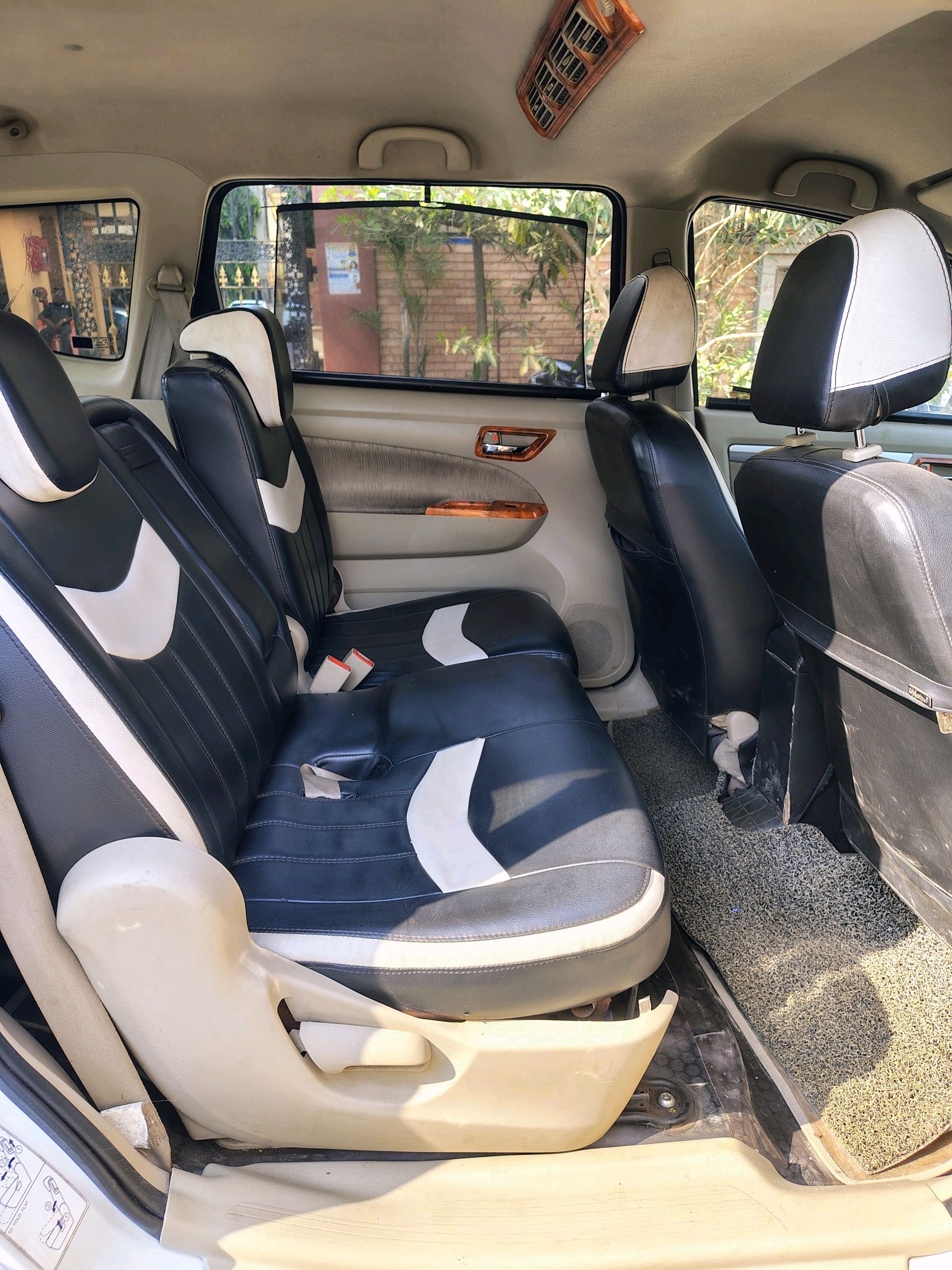Buy Used Maruti Ertiga VDI of 2012 model @ 4,25,000 INR in Mumbai ...