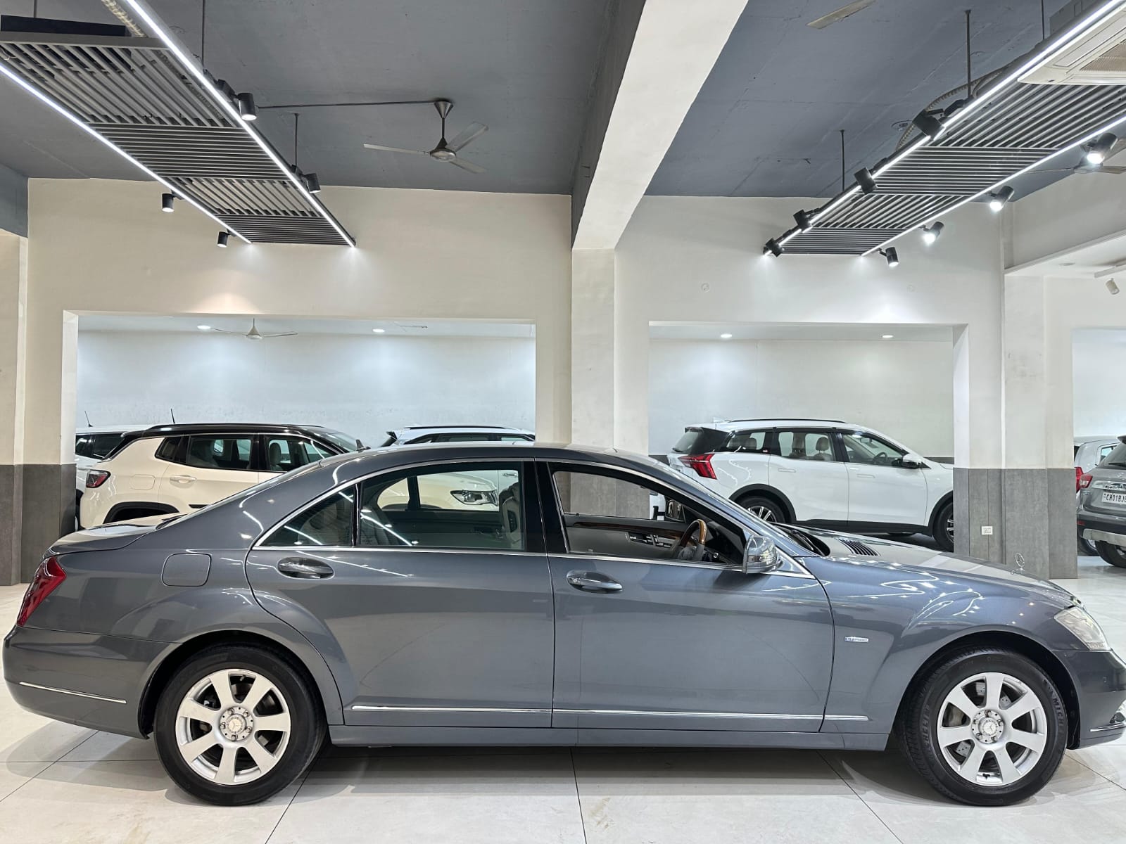 Buy Used Mercedes-Benz S-Class S 350 CDIL of 2010 model @ 8,90,000 INR ...