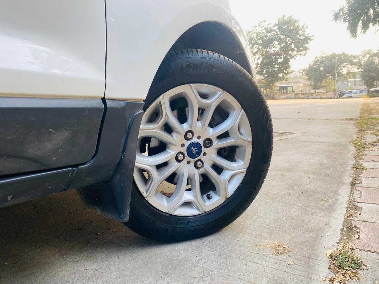 Buy Used Ford Ecosport 1.5 Petrol Titanium BSIV of 2017 model @ 5 ...