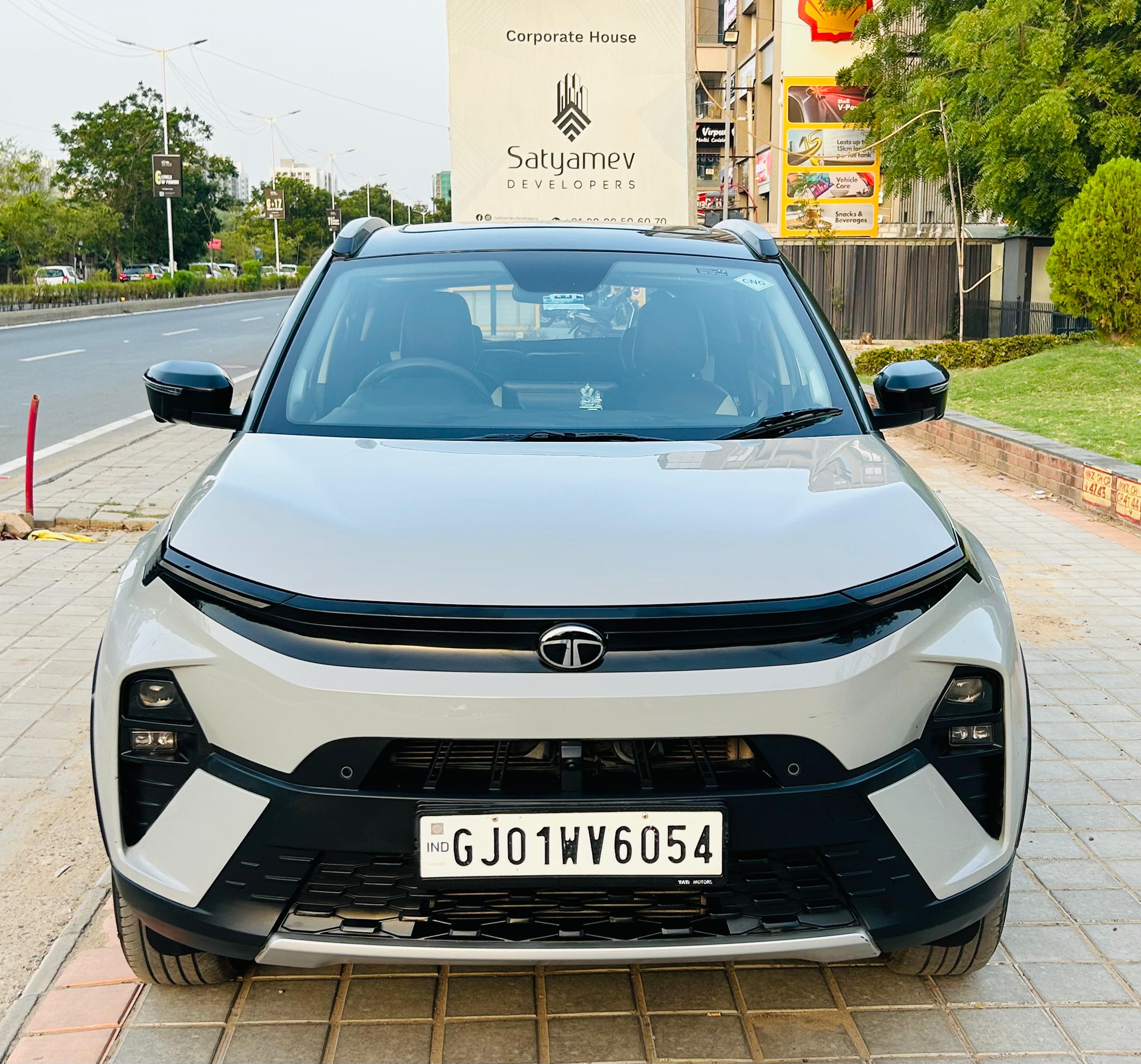 Buy Used Tata Nexon Creative Plus PS CNG of 2025 model @ 12,25,000 INR ...