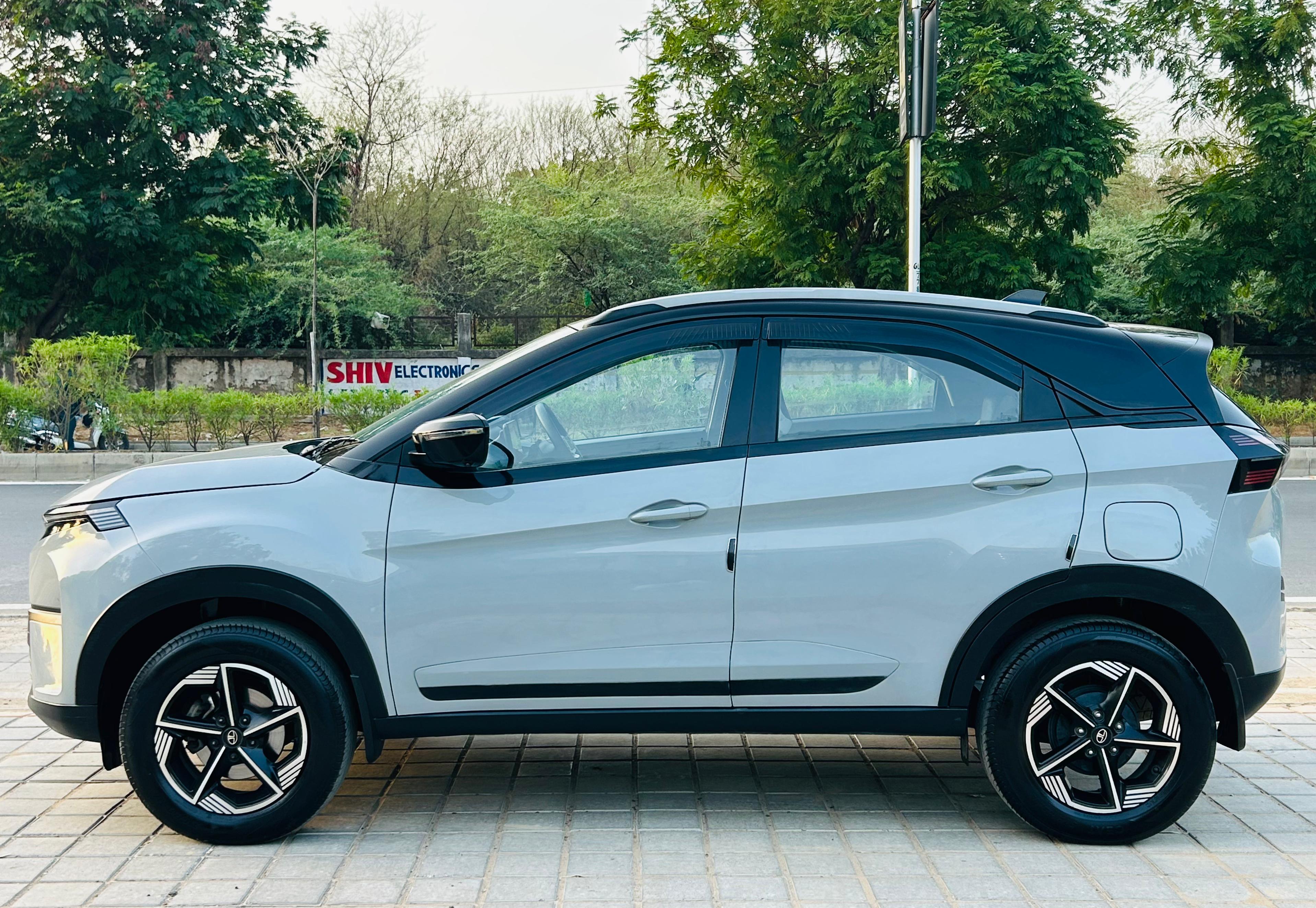 Buy Used Tata Nexon Creative Plus PS CNG of 2025 model @ 12,25,000 INR ...